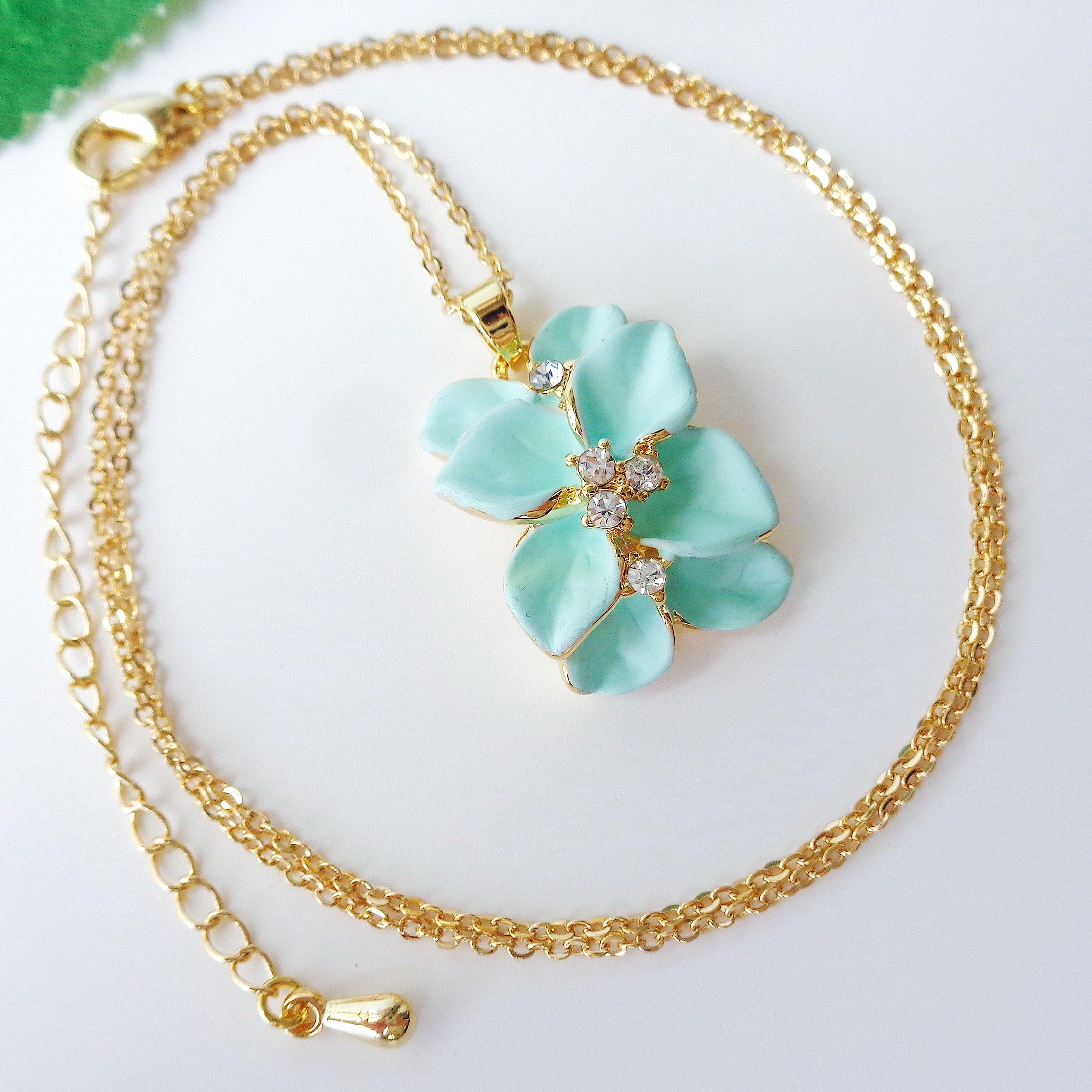 Navachi 18k Gold Plated Clear Crystal Light Green Enamel Leaves Flower Az6067p Pendant Necklace 16"+2"