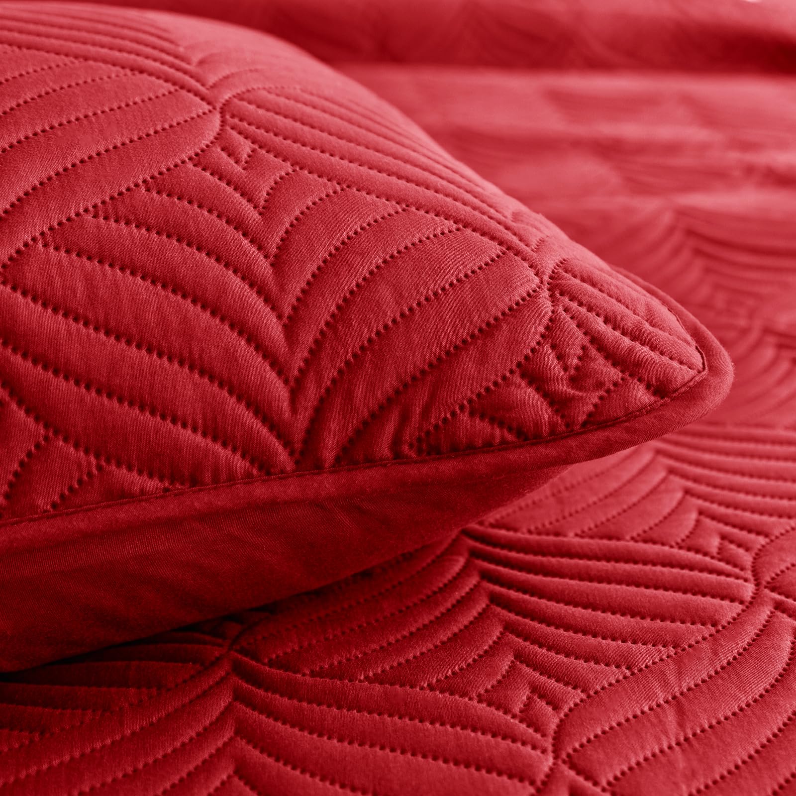 Whale Flotilla Elegant Extra Soft Quilts Queen Size, 3-Piece Lightweight Modern Geometric Full Queen Quilt Bedding Sets Bedspread Coverlet for All Seasons, Red