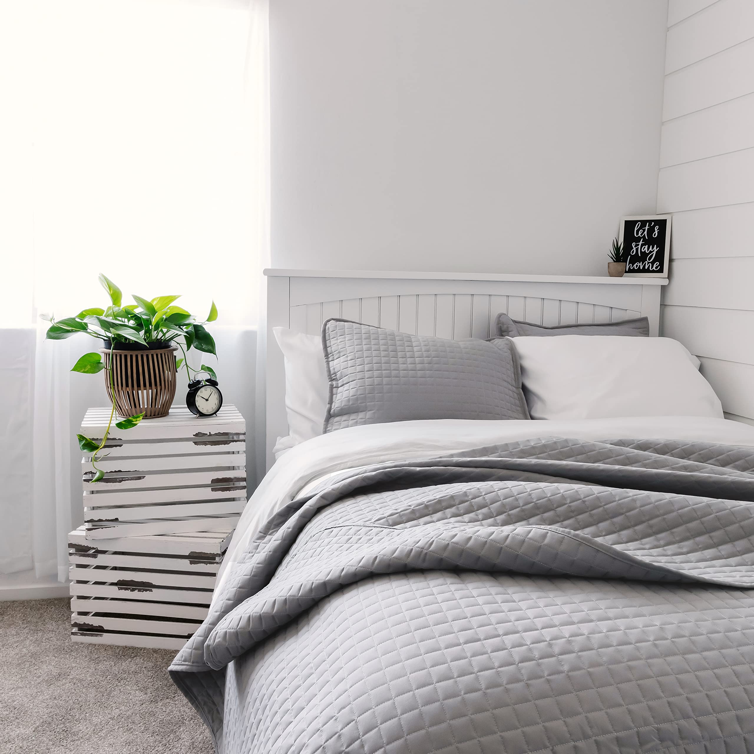 Southshore Fine Living, Inc. Oversized King Quilt Bedding Set, Soft Brushed Microfiber Bedspread, Pet Hair Resistant Bedding, California/King Quilt Coverlet Set with 2 Shams, Steel Grey