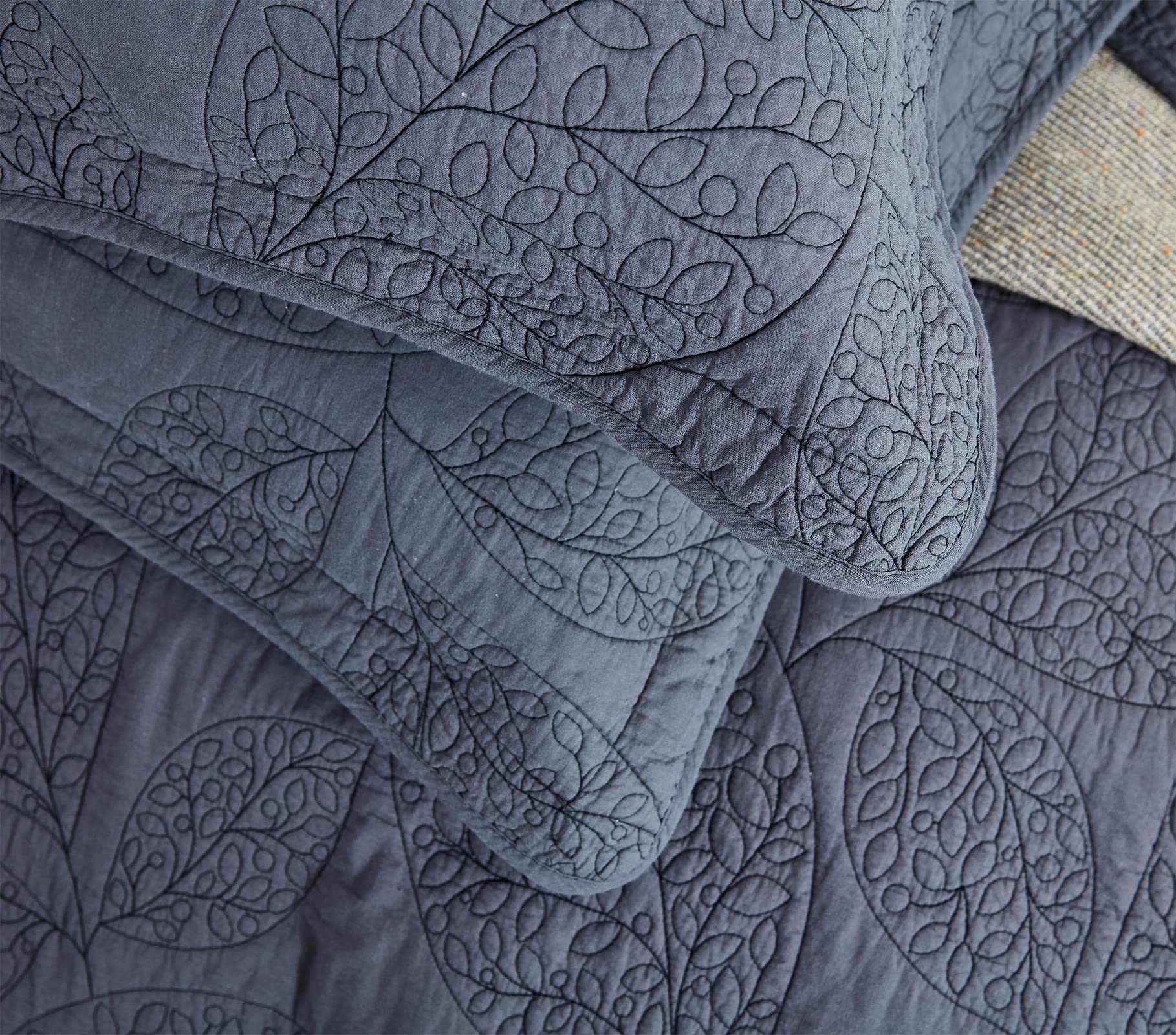 CHIXIN Botanical Cotton Quilt Queen Size - Real Stitching Leaf Pattern - Quilted Bedspread Coverlet Set, Ultra Soft, Lightweight, Reversible, 3 Piece, Dark Grey
