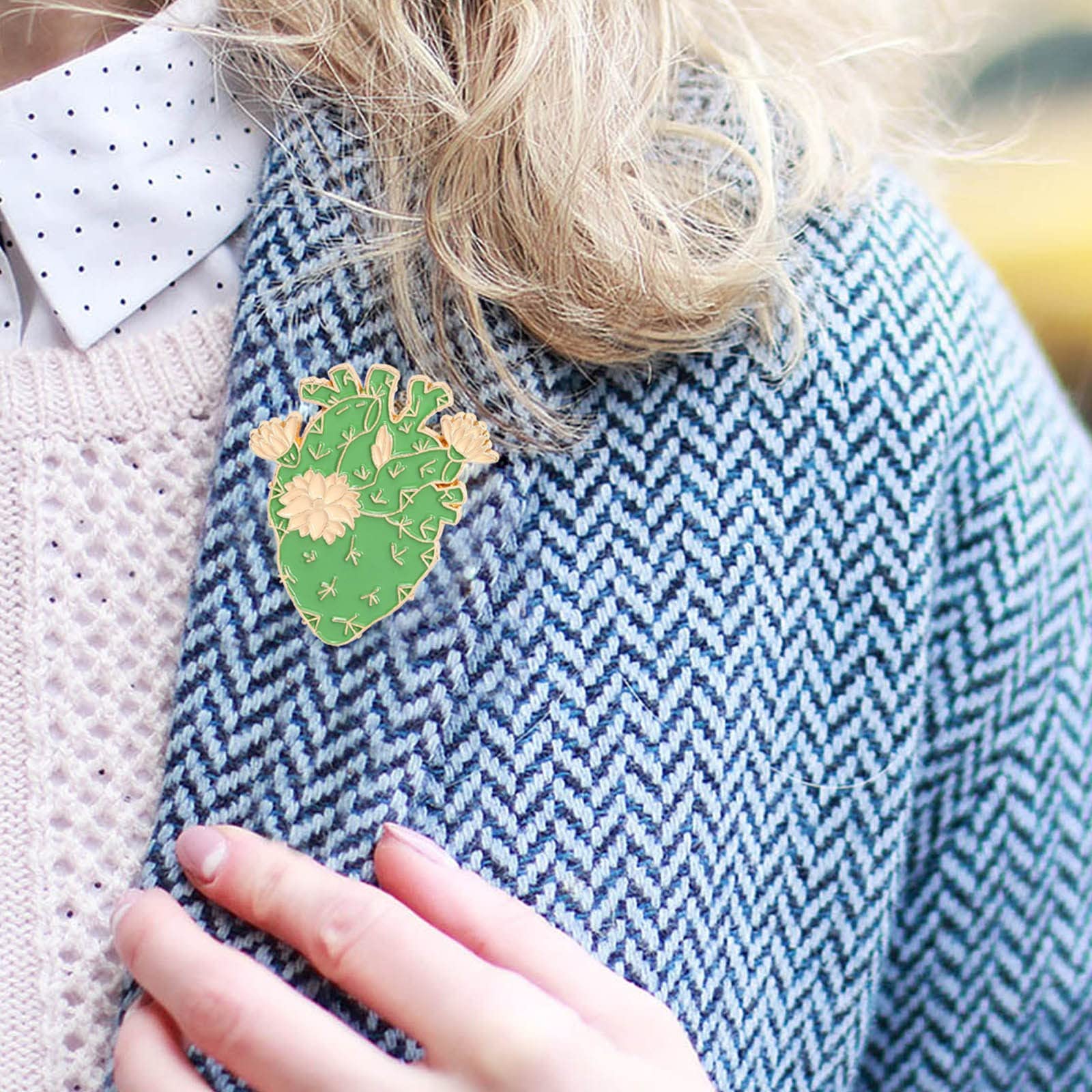 Sweater Clips Monochrome Brooch Jewelry Clothing Accessories Lacquer Brooch Badge Clothes Bag Pin Backs (B, One Size)