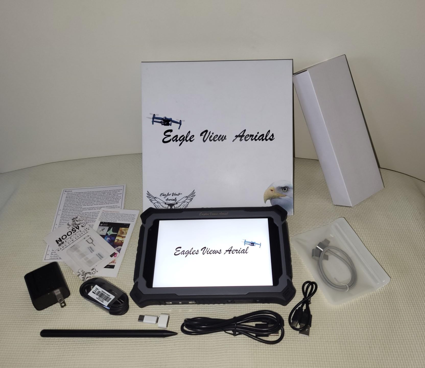 2600 Nit Tablet, Ultra Bright Video, Phone, GPS, Hand Held Computer, Waterproof, Rugged mounting Stand, Versatile Positioning Post, Capacitive Pen, and Positioning Level for Tripod use(Black)