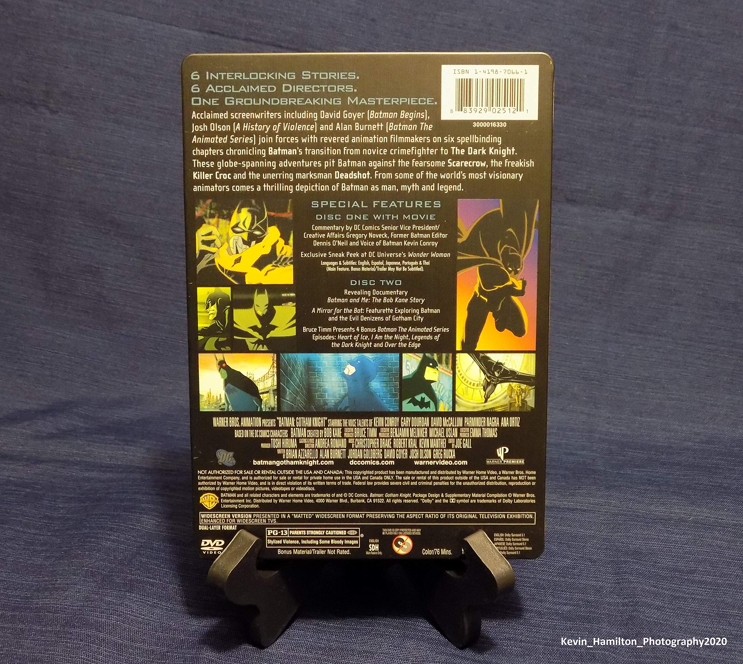 Batman: Gotham Knight (Two-Disc Special Edition w/Limited Issue Steelbook Package & Exclusive DC Comics Character Guide)