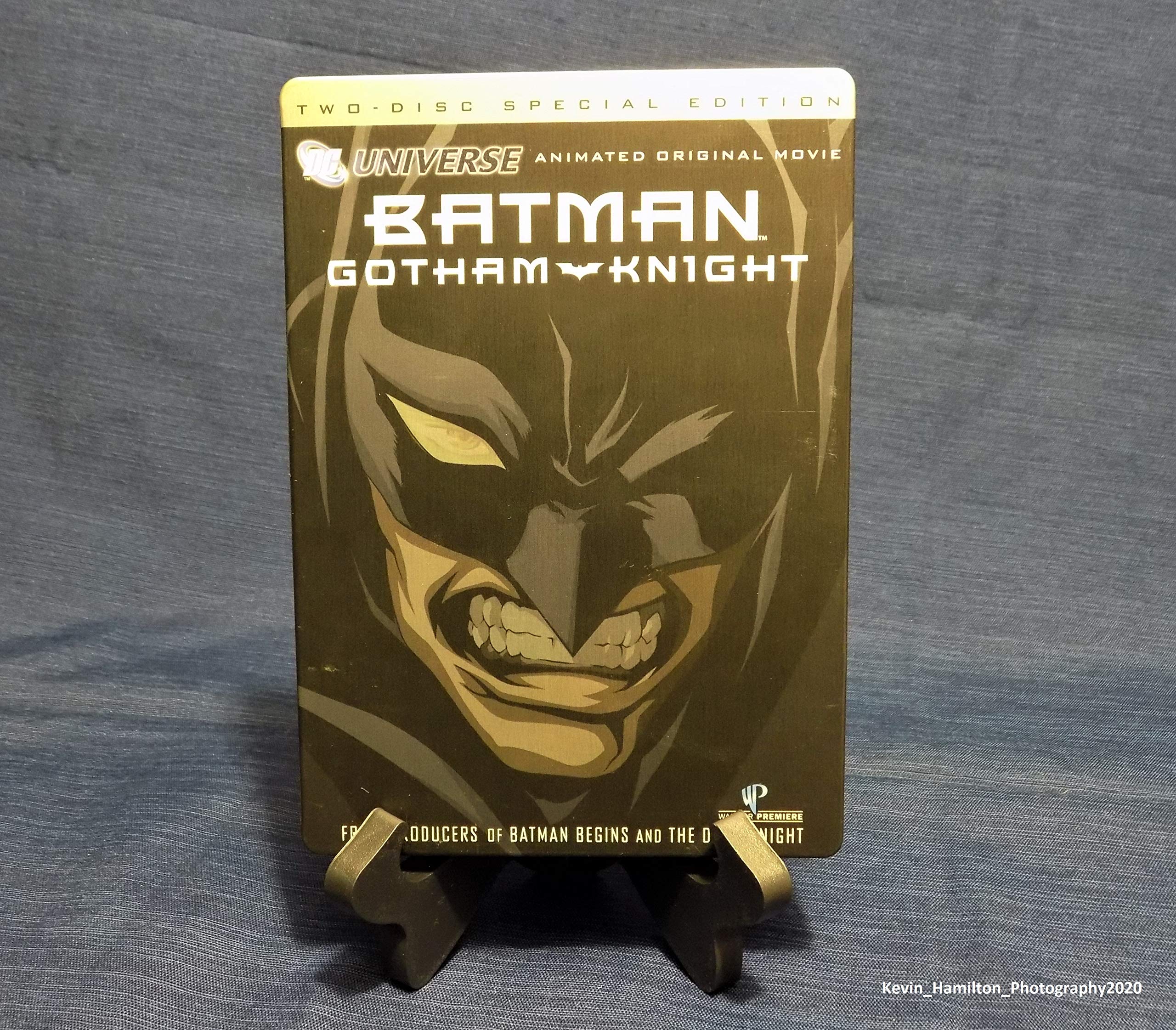 Batman: Gotham Knight (Two-Disc Special Edition w/Limited Issue Steelbook Package & Exclusive DC Comics Character Guide)