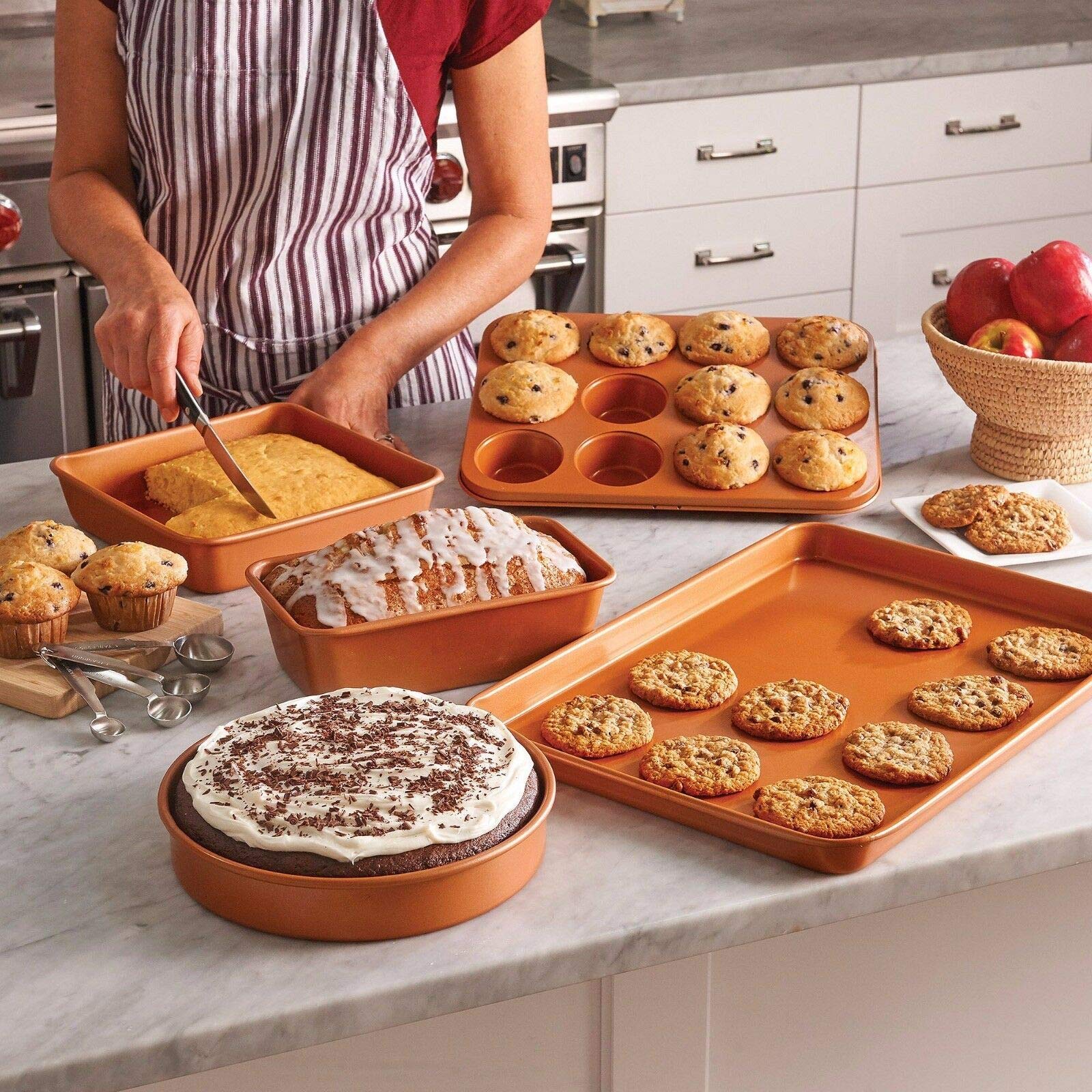 Gotham Steel Bakeware Loaf Pan – Nonstick Loaf Pan, XL 9.7” x 5.75” x 2.8” Full Size Loaf Pan Even Heat g, Metal U& Non-Warp Technology with Ultra Nonstick Ceramic Coatintensil & Dishwasher Safe