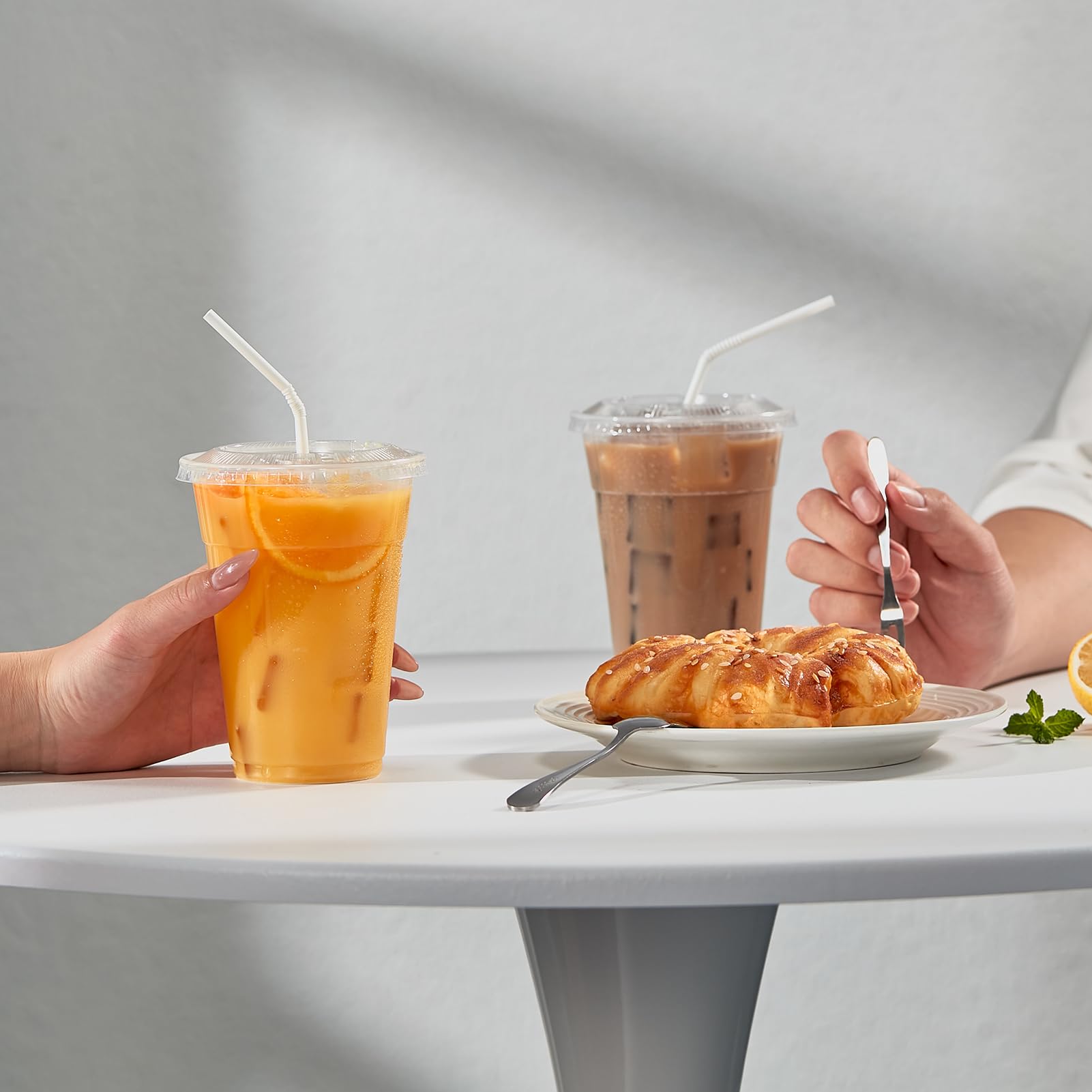 JOLLY PARTY 100Pack 16 oz Clear Plastic Cups With Flat Lids, Disposable Clear Cups with Straw Slot Lids, Crystal Clear Disposable Drinking Cups for Juice Ice Cream Milkshake Iced Coffee Cold Drink