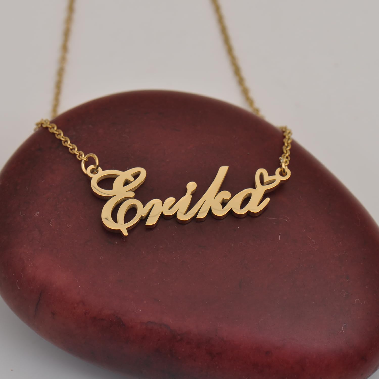 HUAN XUN Logan Name Necklaces for Women Custom Name Necklaces Gold Nameplate Pendant Jewelry Gift for Christmas