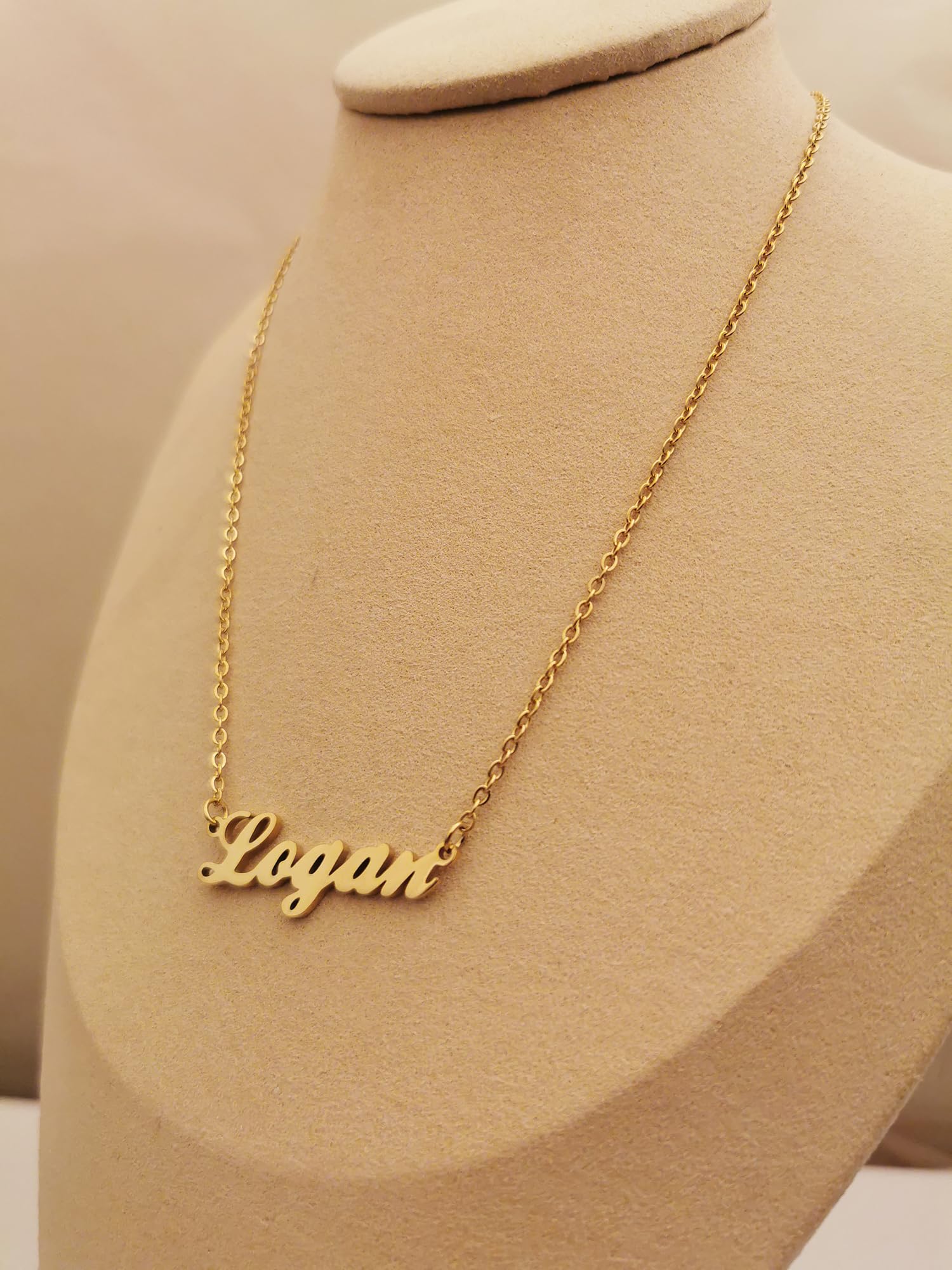 Dancing Wolf 18k Gold Plated Logan Name Necklace Stainless Steel Nameplate Necklaces Jewelry for Womens Moms