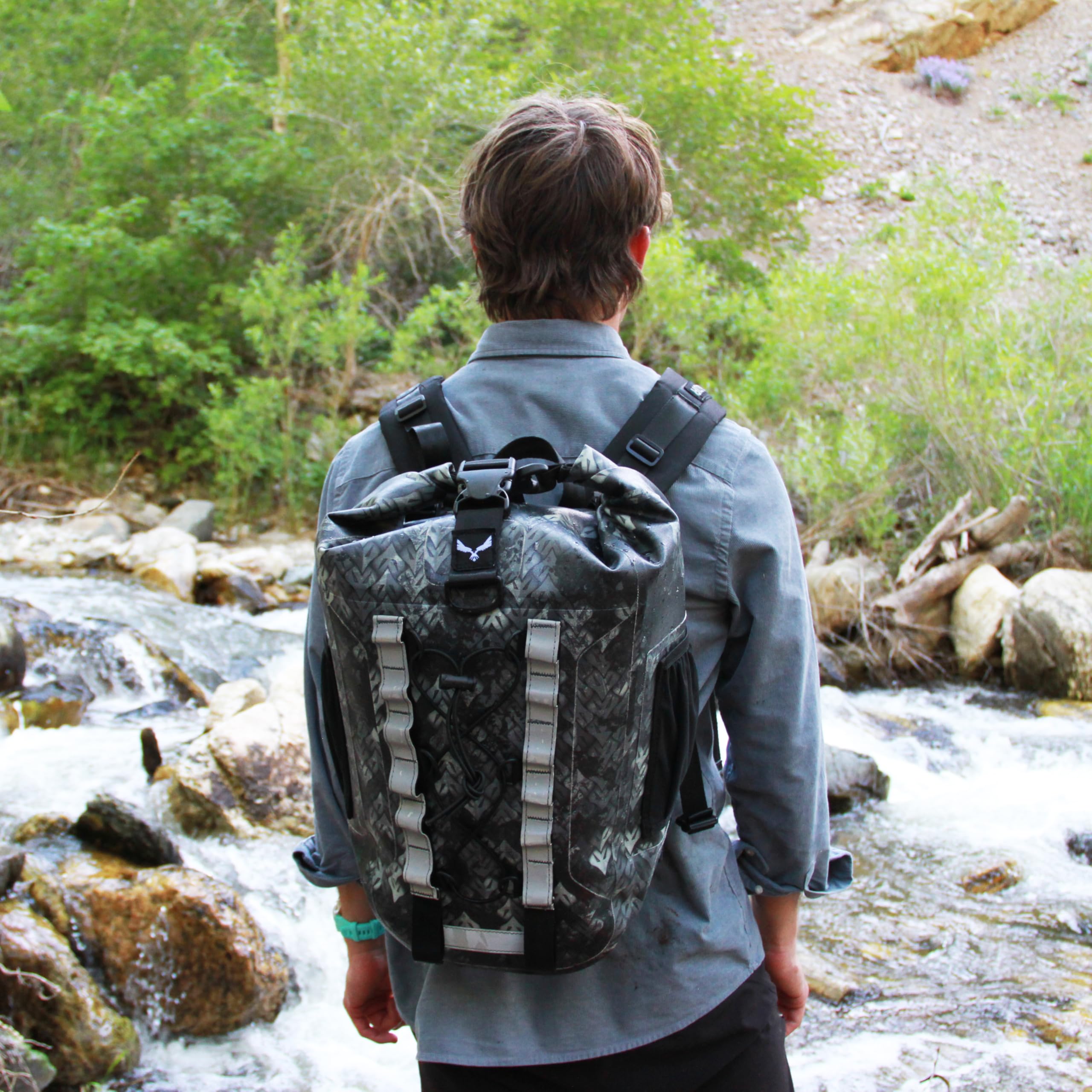 Rockagator Firebreak Ultralight 25-Liter Waterproof Backpack (Black/Green, 25 Liter)