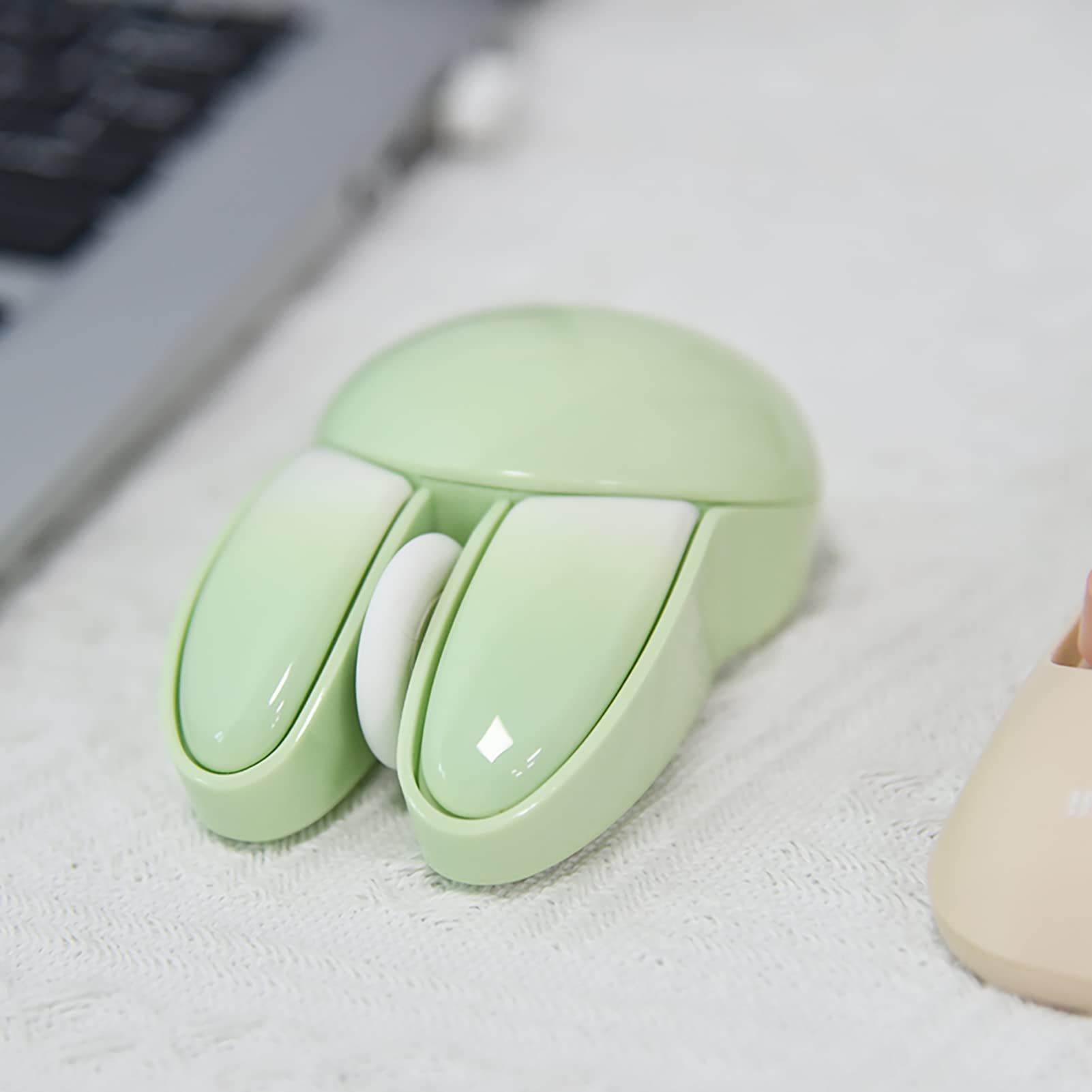 Lomiluskr Cute Bunny Wireless Mouse, Lightweight Soundless Mouse, 2.4G Wireless Mice, Candy Colors, Kawaii Rabbit Mouse for Girls and Kids (Green Bunny)