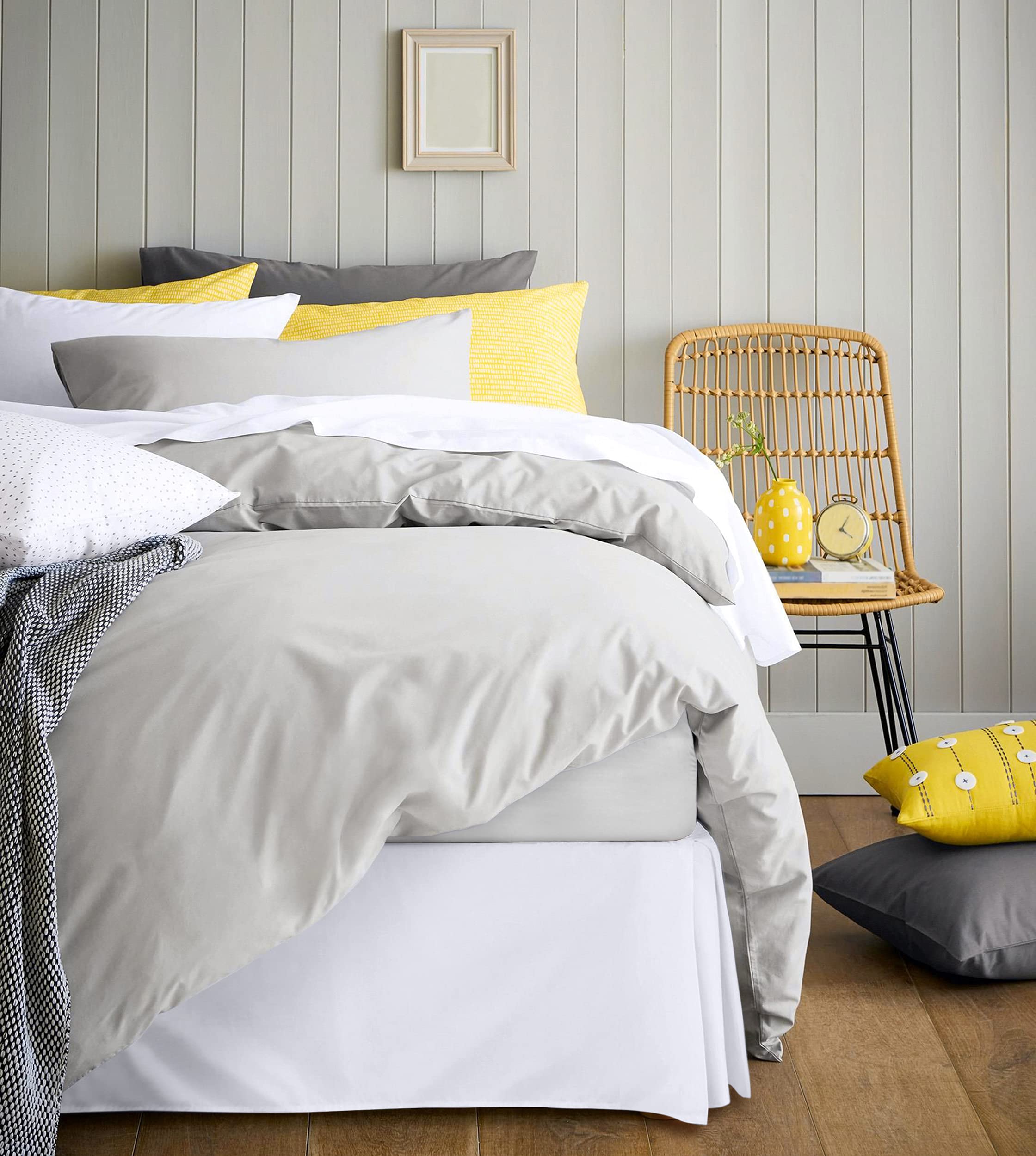 Utopia Bedding Full Bed Skirt - Soft Quadruple Pleated Ruffle - Easy Fit with 16 Inch Tailored Drop - Hotel Quality, Shrinkage and Fade Resistant (Full, White)