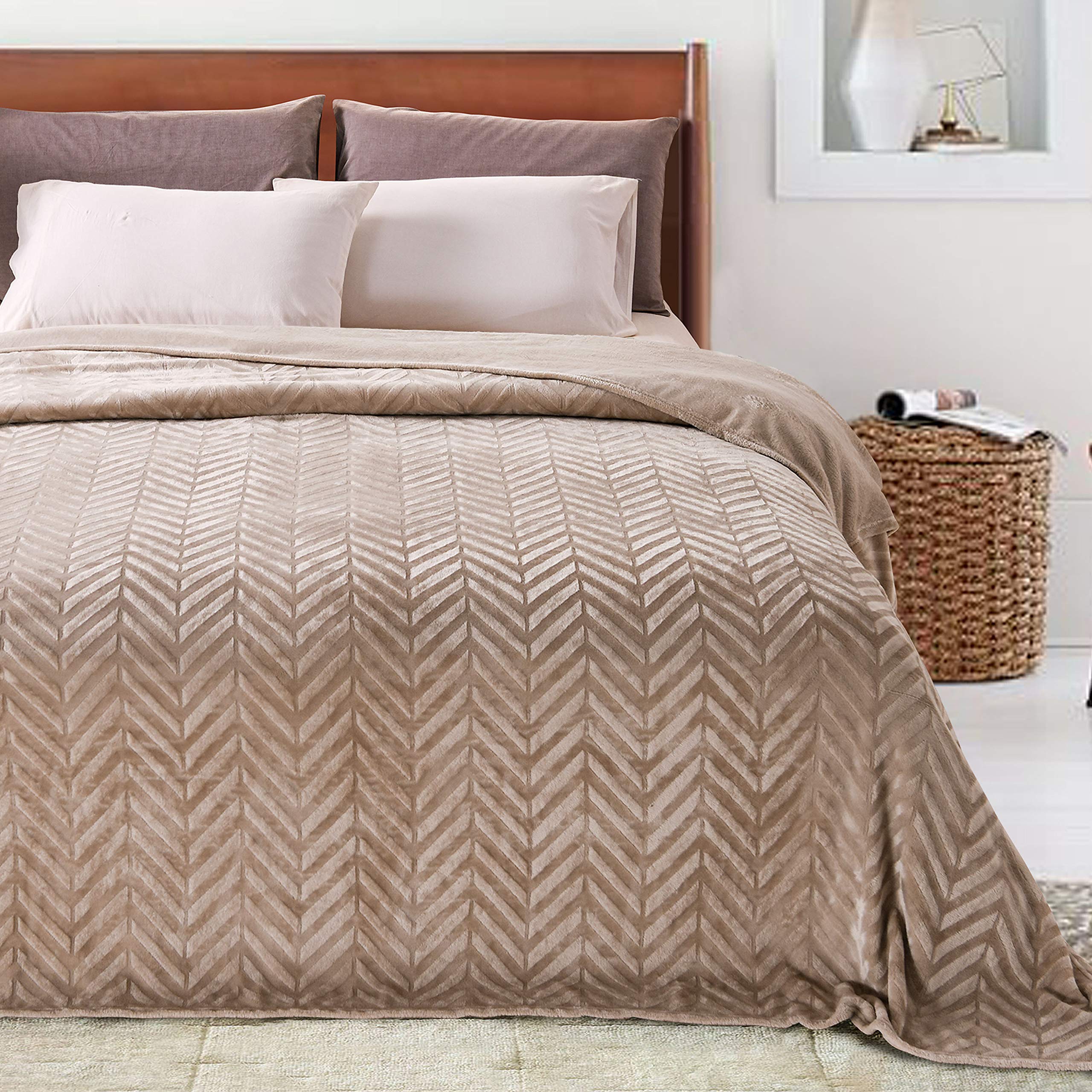 Whale Flotilla Flannel Fleece Queen Size Bed Blanket, Lightweight Breathable Soft Bedspread Plush Fluffy Coverlet Chevron Design Decorative Blanket for All Season, 90x90 Inch, Champagne