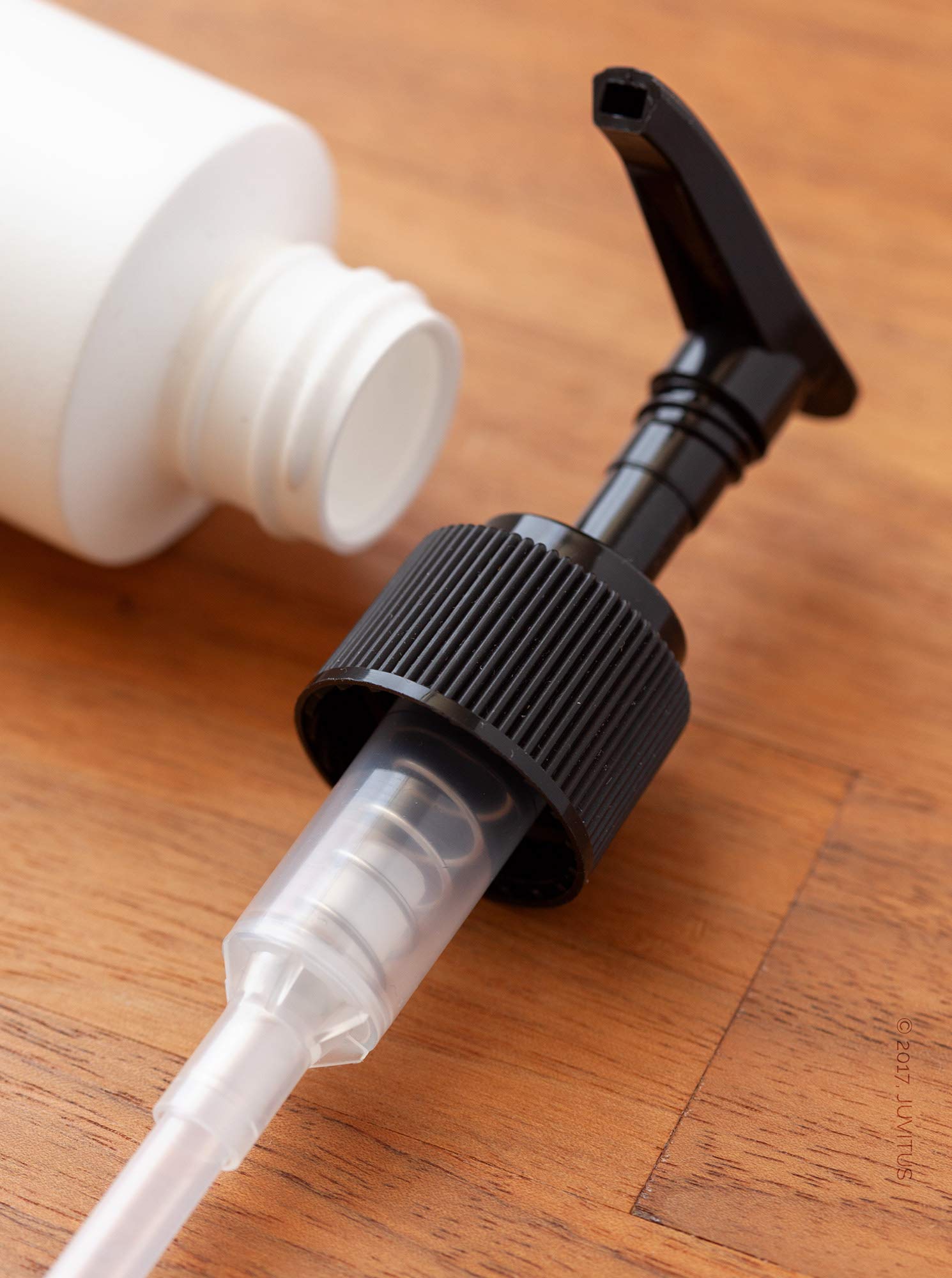 4 oz / 120 ml White Plastic HDPE Refillable Cylinder Squeeze Bottle with Black Lotion Pump (6 Pack)