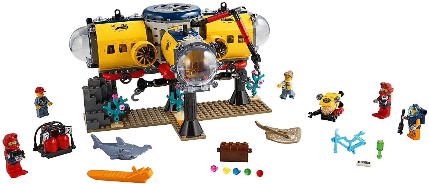 LEGO City Ocean Exploration Base Playset 60265, with Submarine, Underwater Drone, Diver, Sub Pilot, Scientist and 2 Diver Minifigures, Plus Stingray and Hammerhead Shark Figures (497 Pieces)