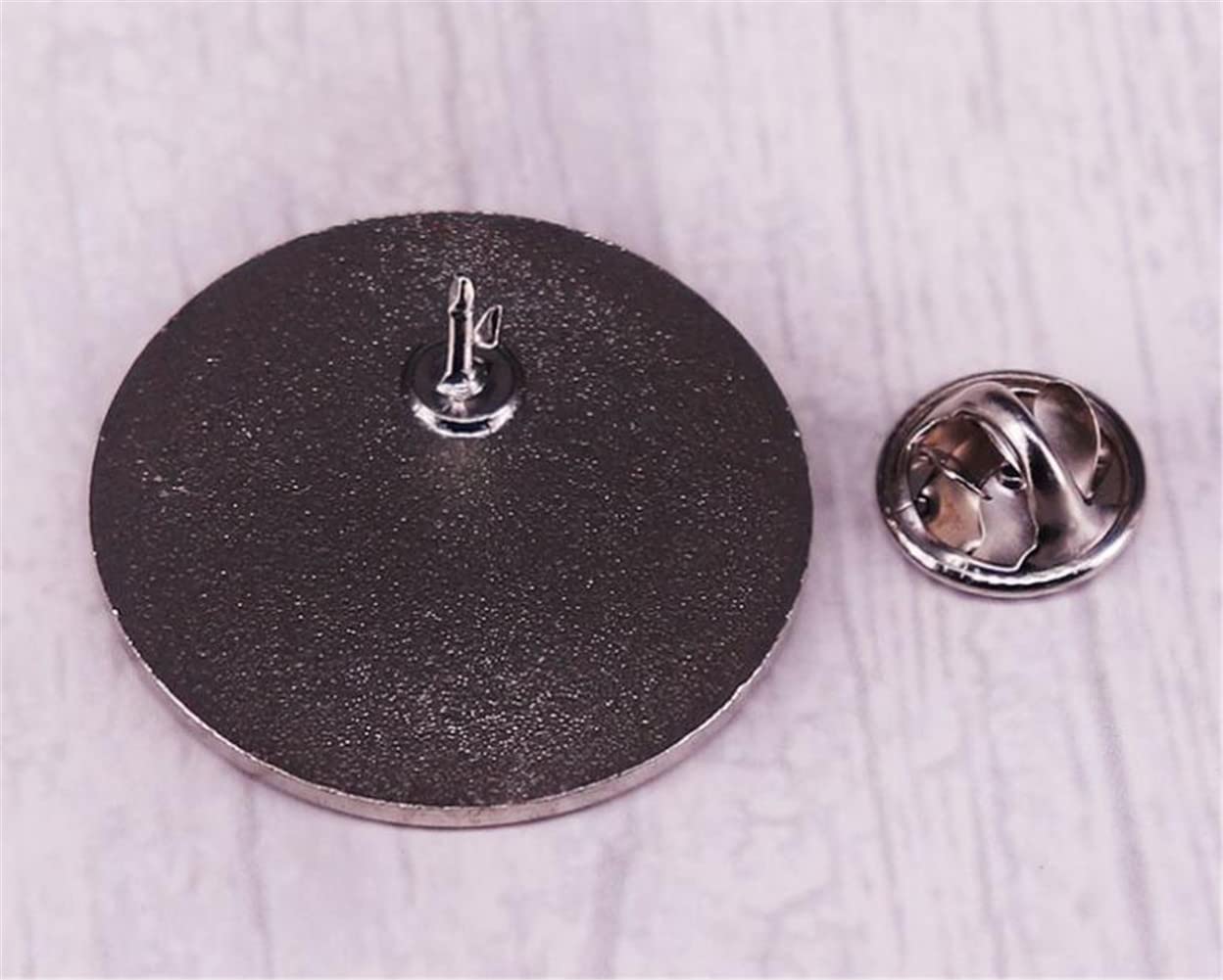 High How are You Weed Leaf Enamel Brooch Pin Denim Jacket Lapel Metal Pins Brooches Badges Exquisite Jewelry Accessories