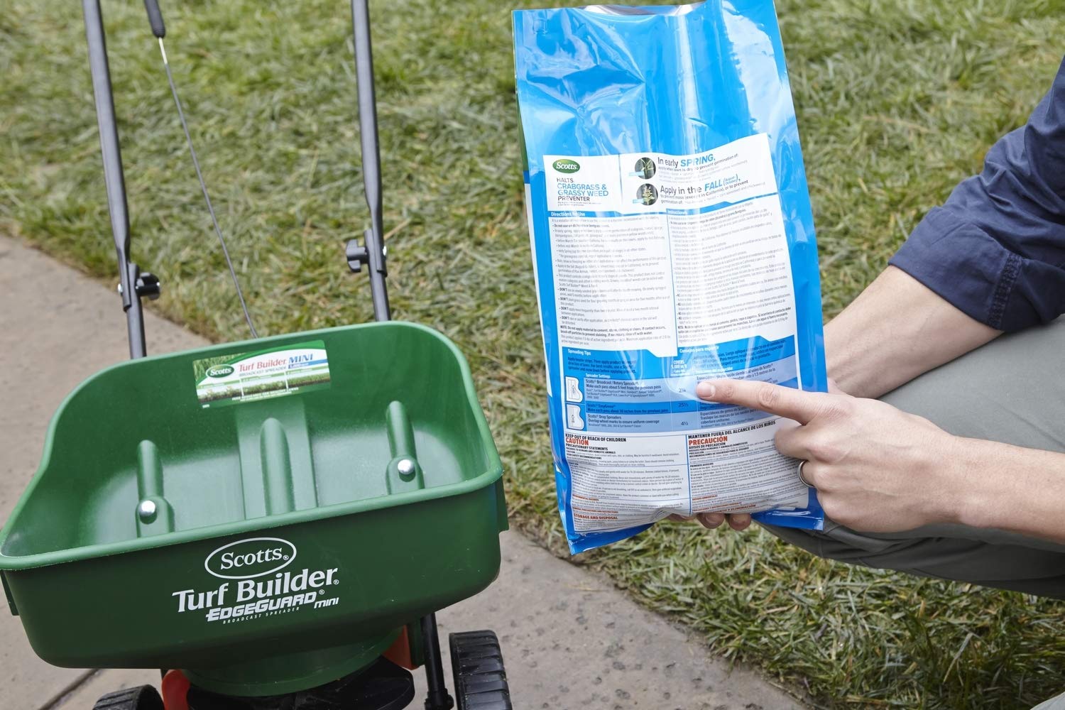 Scotts Halts Crabgrass & Grassy Weed Preventer, Pre-Emergent Weed Killer for Lawns, 5,000 sq. ft., 10.06 lbs. (2-Pack)