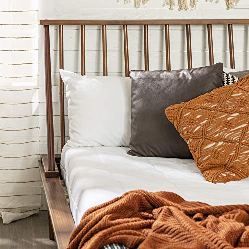 HOME ACCENT FURNISHINGS Queen Modern Wood Spindle Bed - Walnut