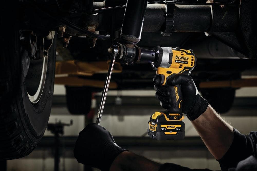 DEWALT DCF901GJ1G1 XTREME 12V MAX* Brushless 1/2 in. Cordless Impact Wrench Kit