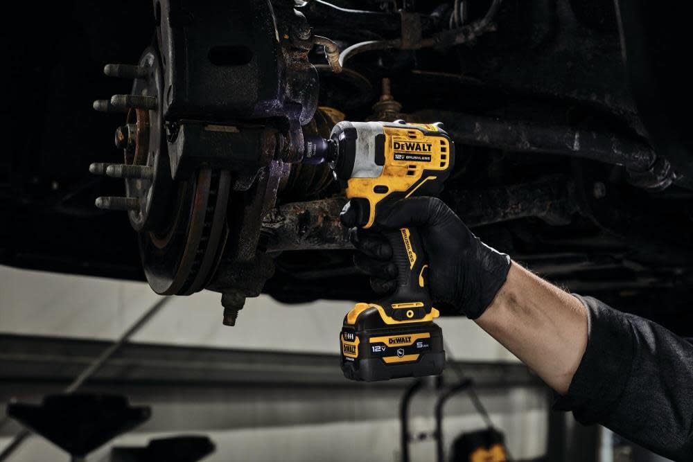 DEWALT DCF901GJ1G1 XTREME 12V MAX* Brushless 1/2 in. Cordless Impact Wrench Kit