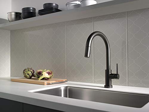 Delta Faucet Trinsic Matte Black Kitchen Faucet Touch, Touch Kitchen Faucets with Pull Down Sprayer, Kitchen Sink Faucet, Kitchen Faucet Black, Touch2O Technology, Matte Black 9159T-BL-DST