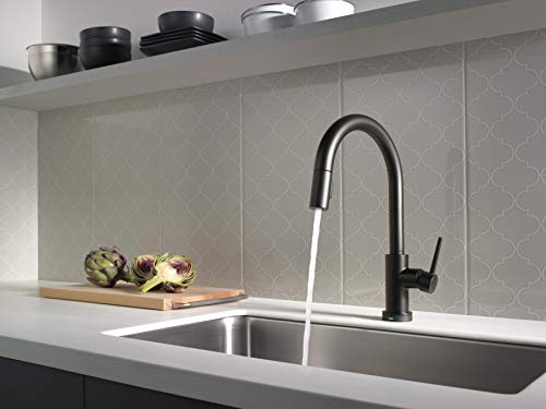 Delta Faucet Trinsic Matte Black Kitchen Faucet Touch, Touch Kitchen Faucets with Pull Down Sprayer, Kitchen Sink Faucet, Kitchen Faucet Black, Touch2O Technology, Matte Black 9159T-BL-DST