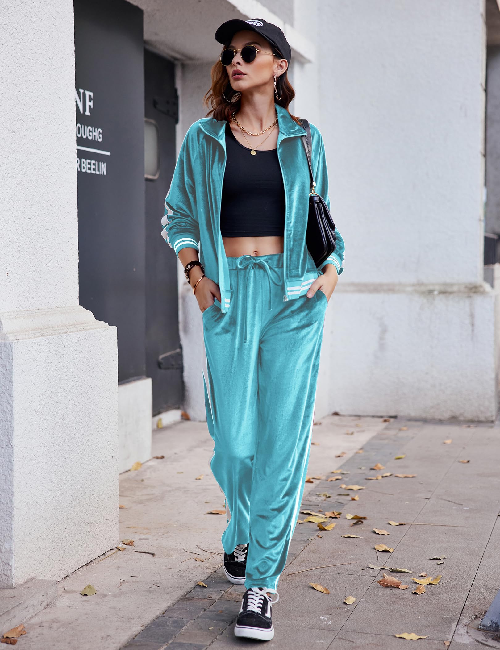 Ekouaer Women's Velvet Velor Tracksuits 2 Piece Lounge Outfits Zip Up Sweatshirt and Sweatpants with Pockets S-3XL(Light blue,Large)