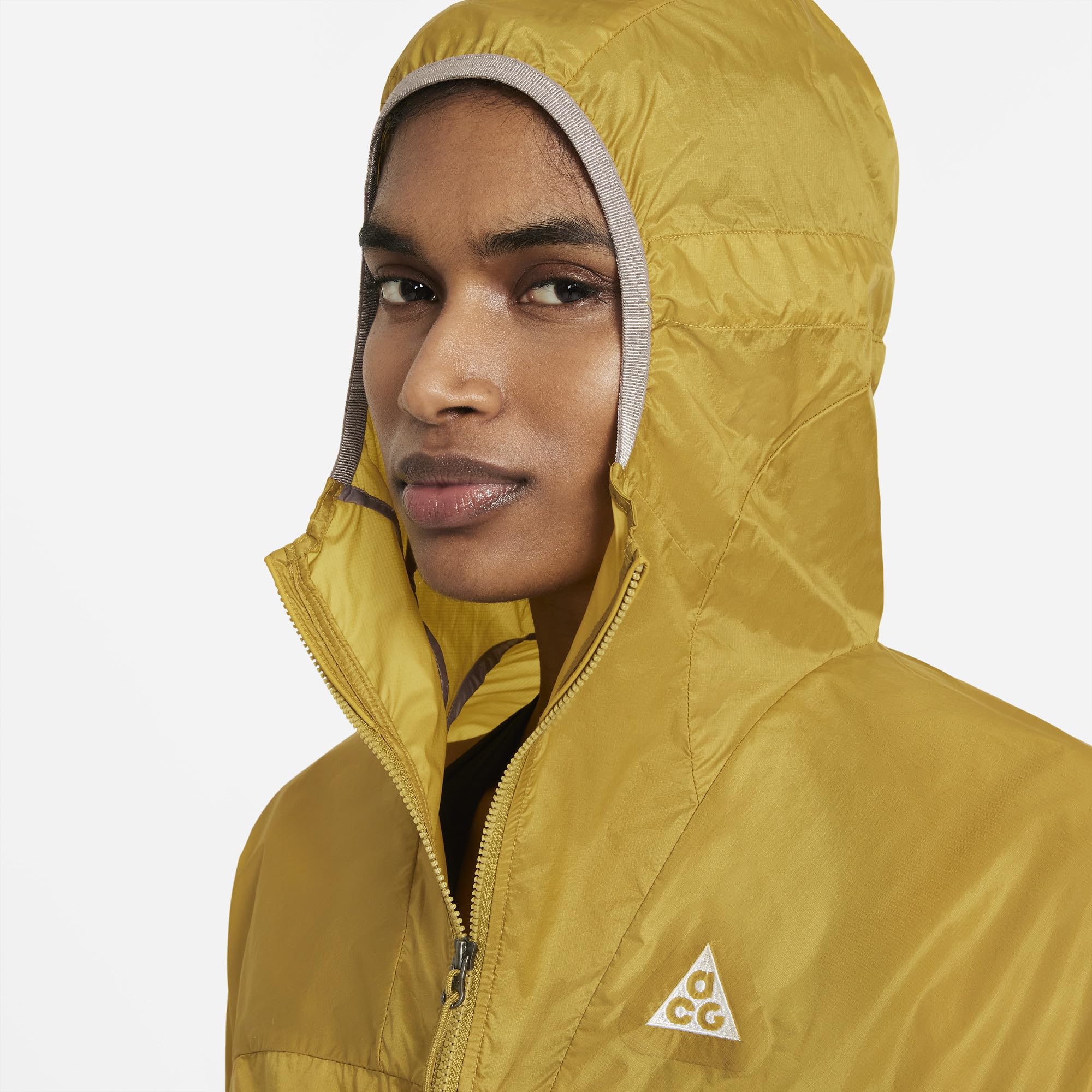 Nike ACG Cinder Cone Lighweight Women's Jacket (as1, alpha, m, regular, regular, Peat Moss/Moon Fossil/Desert Moss)