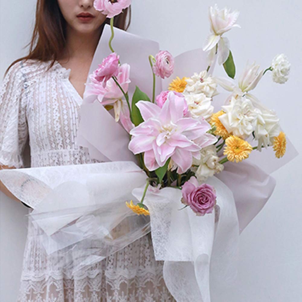 BBJ WRAPS Korean Wrapping Paper Gift Flower Wrapping Cotton Waterproof Bouquet Packaging Tissue Paper Florist Supplies 15 Sheets, 22.8 x 22.8 Inch (Champagne)