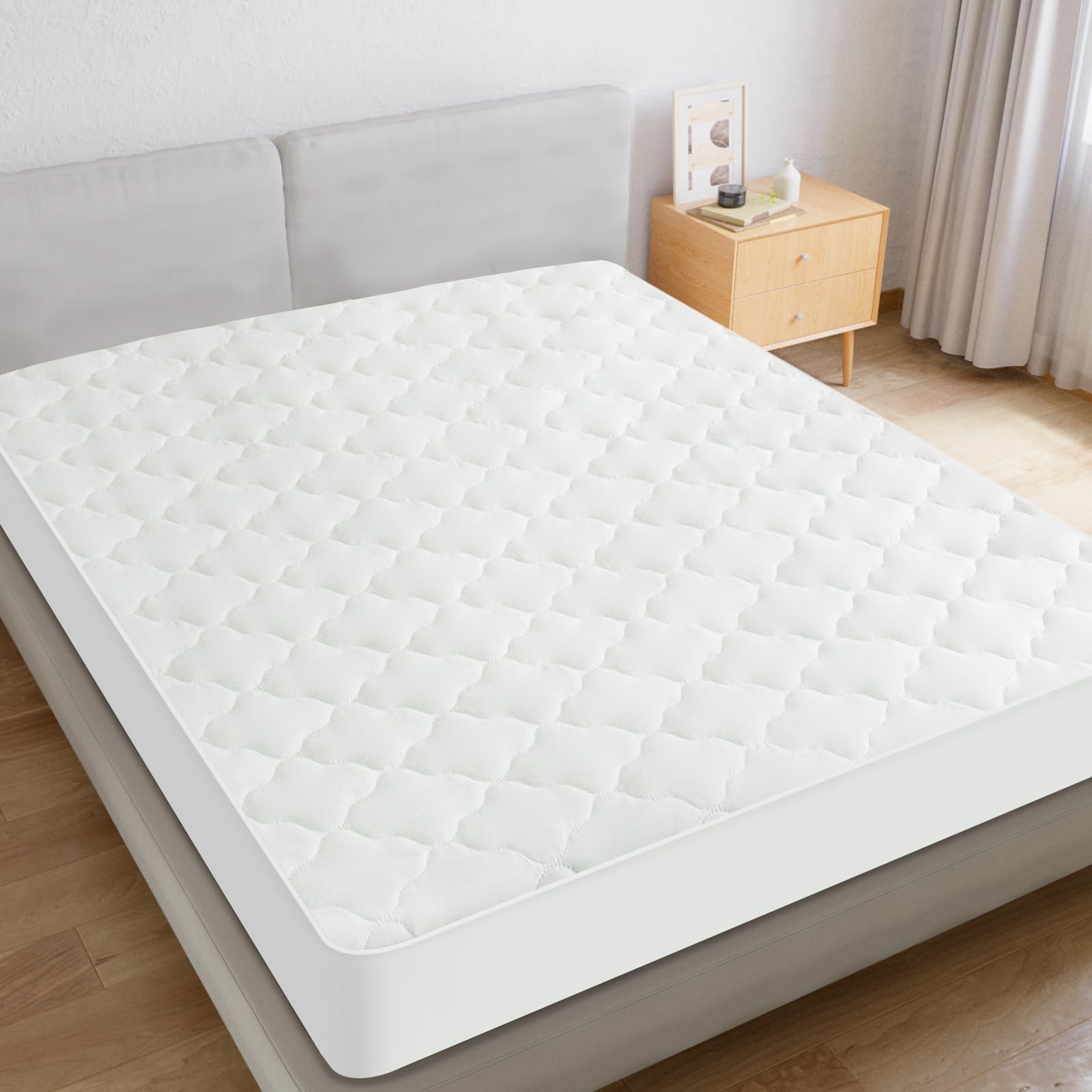 Full Size Mattress Protector Waterproof, Breathable & Noiseless Full Mattress Pad Cover Quilted Fitted with Deep Pocket Strethes up to 14" Depth (54"x 75")