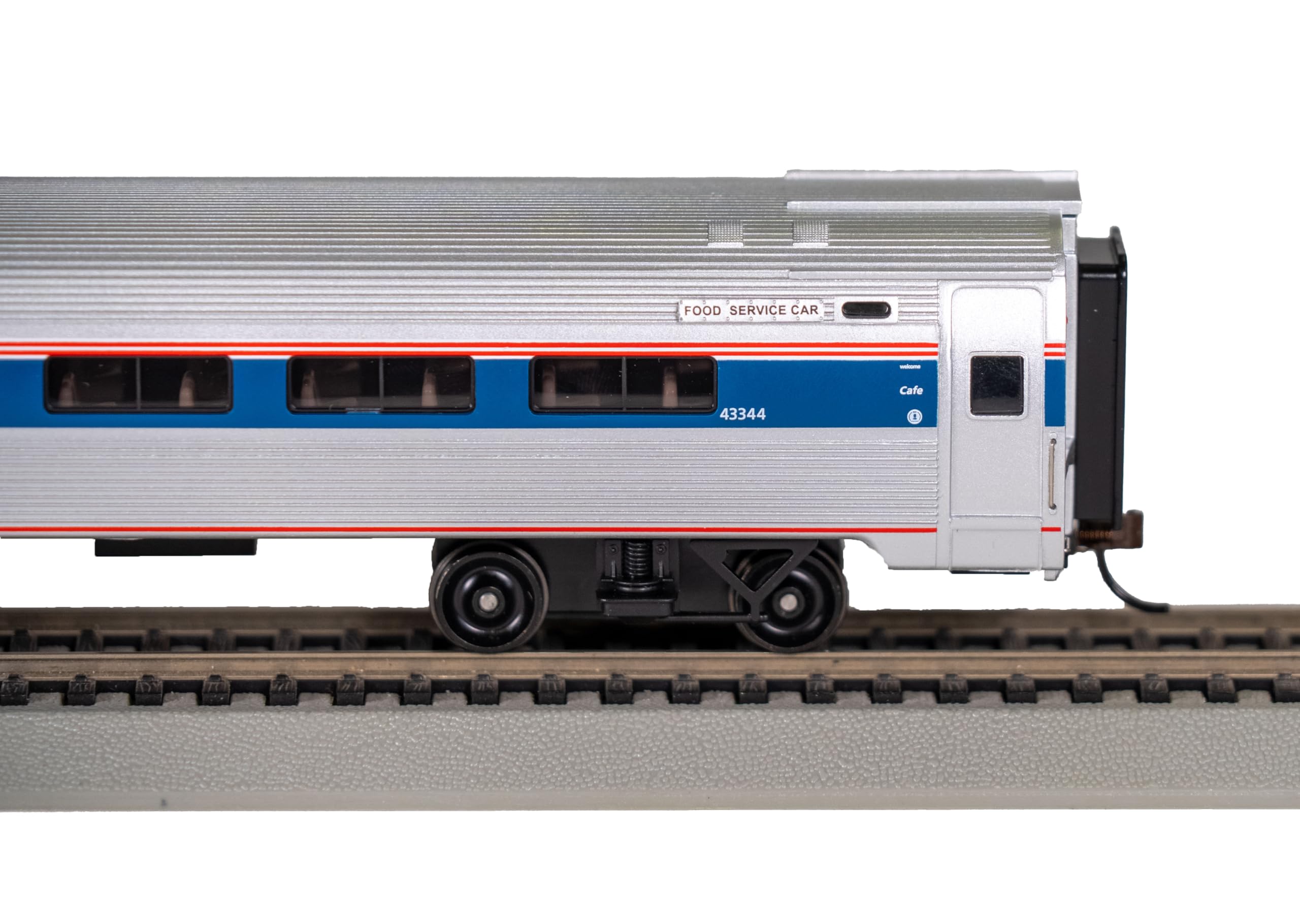Bachmann Trains - 85' Budd Amtrak AMFLEET - I CAFÉ CAR - Northeast Regional Phase VI #43344 - HO Scale