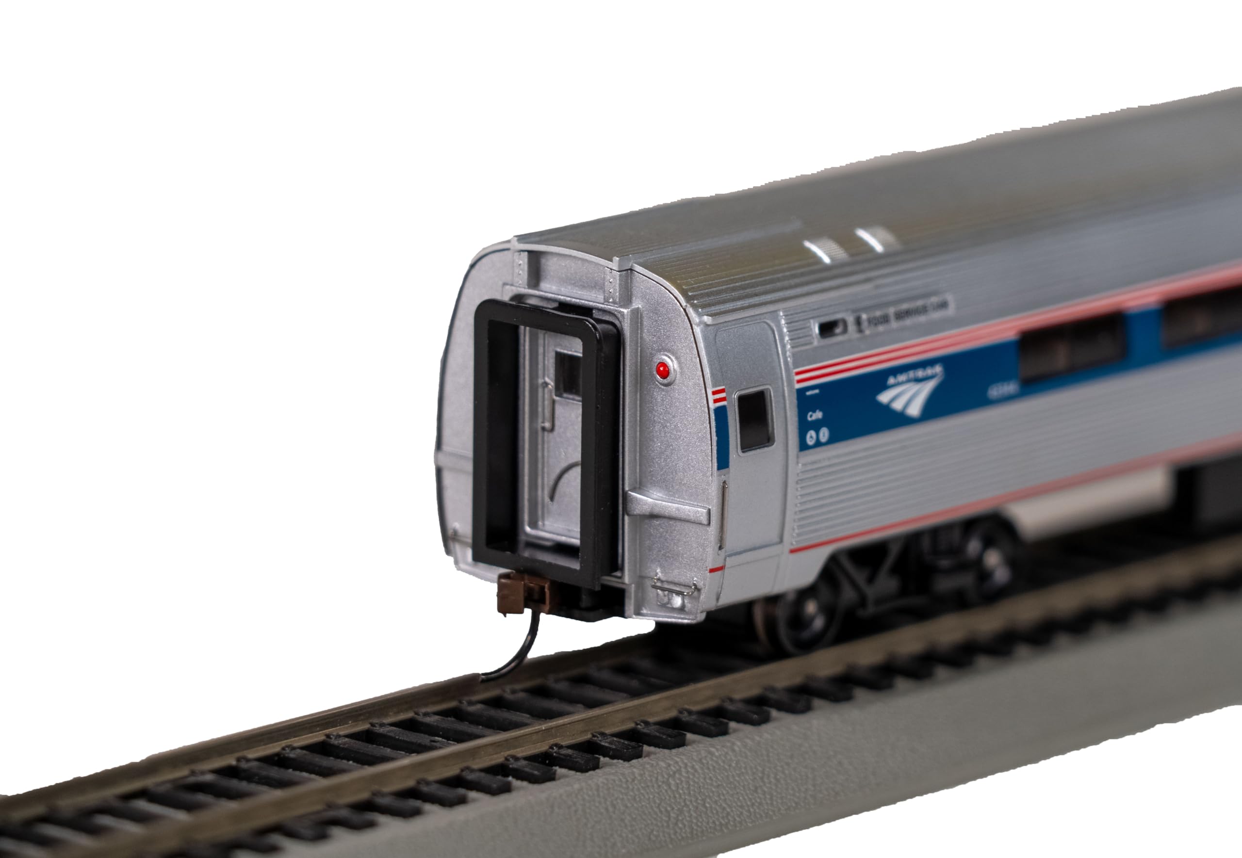 Bachmann Trains - 85' Budd Amtrak AMFLEET - I CAFÉ CAR - Northeast Regional Phase VI #43344 - HO Scale