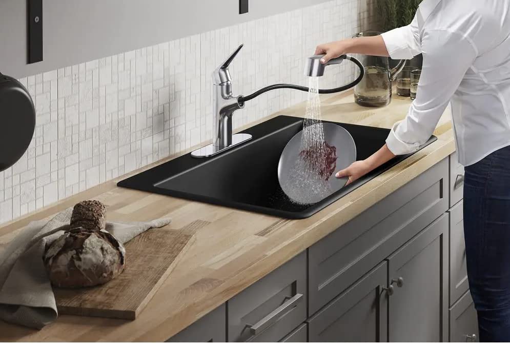 Kohler Vin Single-Handle Pull-Out Sprayer Kitchen Faucet in Polished Chrome