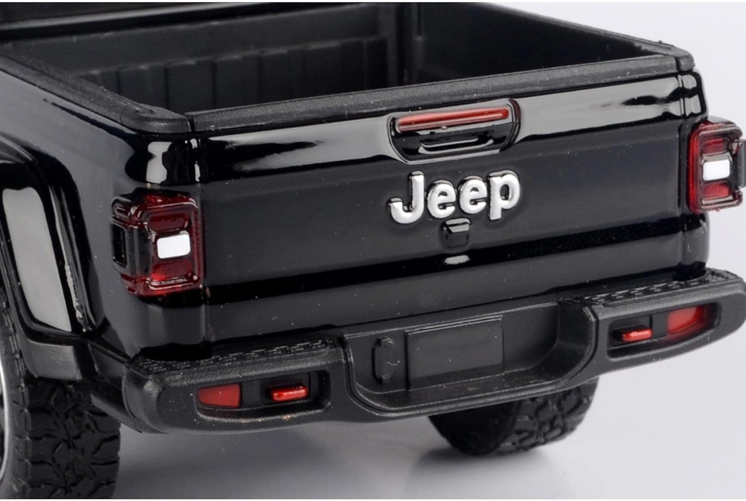 Motormax Toy 2021 Gladiator Rubicon (Closed Top) Pickup Truck Black 124-127 Diecast Model Car by Motormax 79368