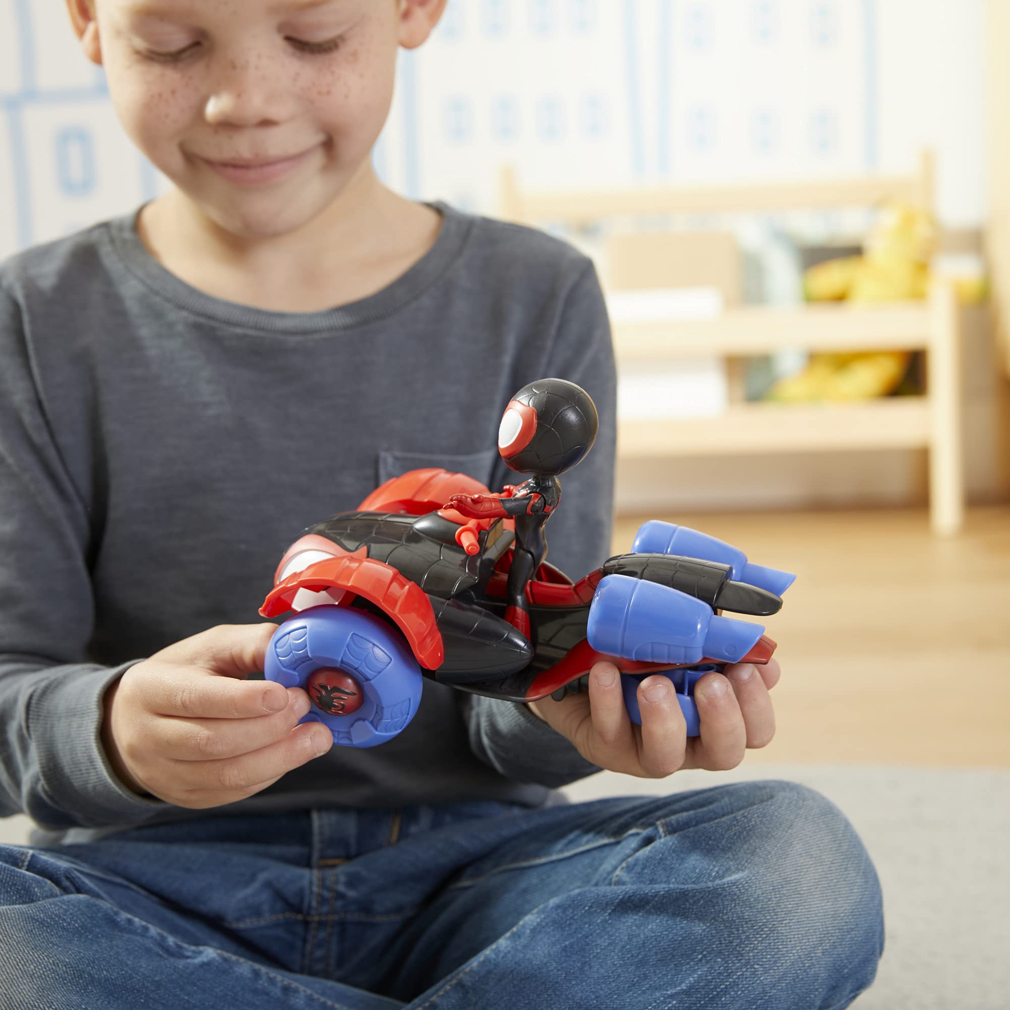 Spidey and His Amazing Friends Marvel Change 'N Go Techno-Racer and 4-Inch Miles Morales: Spider-Man Action Figure, 2 in 1 Vehicle, for Kids Ages 3 and Up
