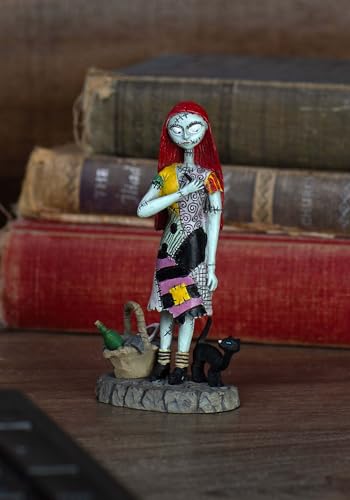 Department 56 Disney The Nightmare Before Christmas Village Accessories Sally's Date Night Figurine, 3.5 Inch, Multicolor