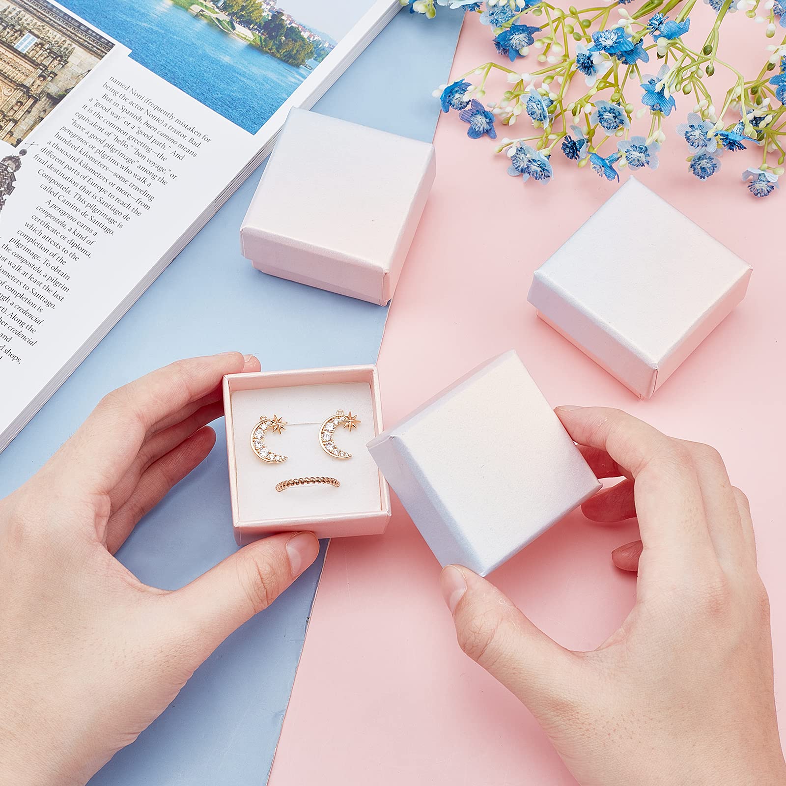NBEADS 24 Pcs 5x5x3cm Cardboard JewelryBox, Kraft Paper Boxes Samll Box Square Colorful Ring Box Wedding Supplies Creative Candy Box Party Festivals Wedding Occasions