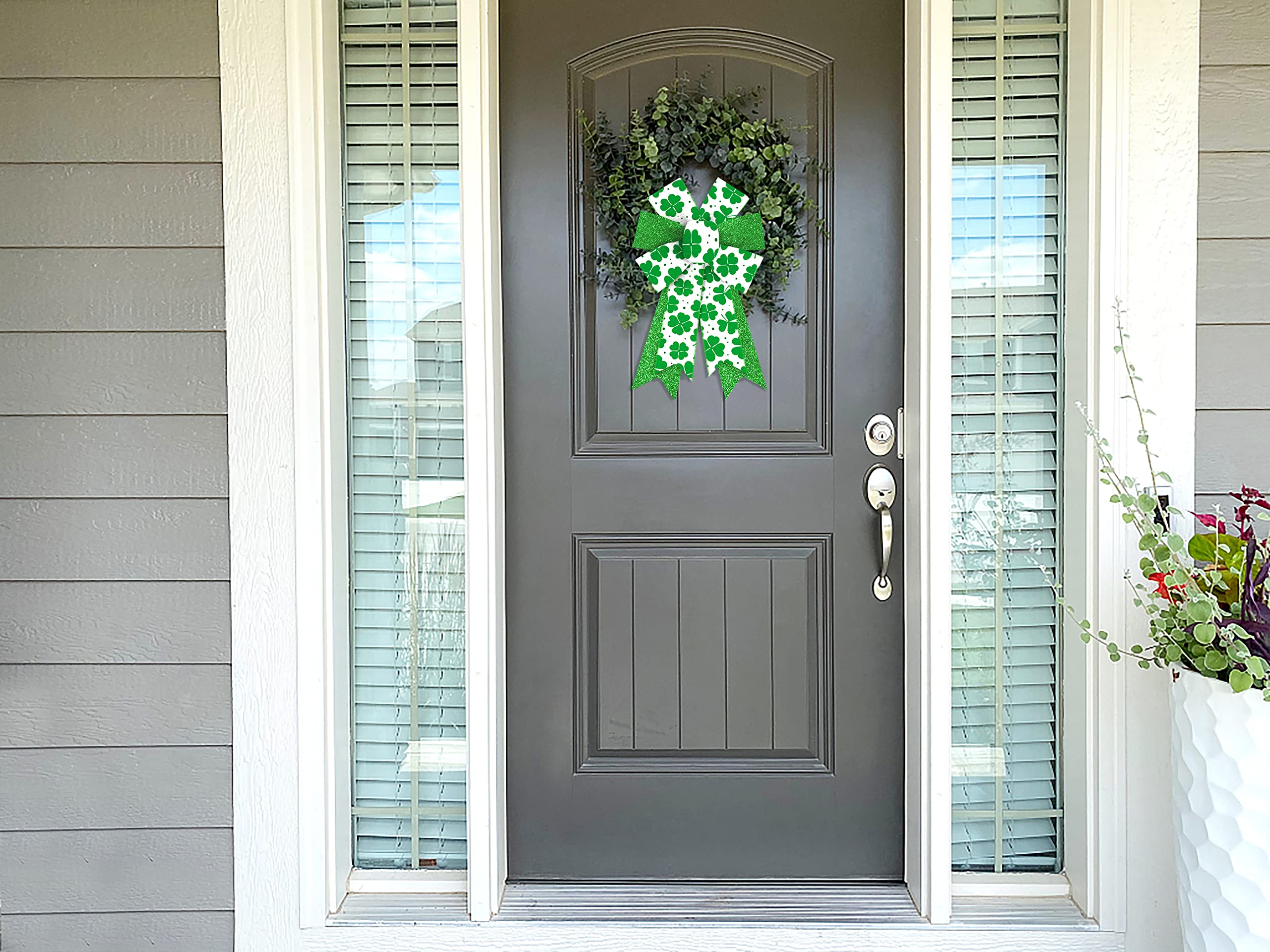 ALIBBON 2Pcs St. Patrick's Day Bows for Wreaths, St Patrick's Wreath Bows, Glitter Green Bows for Crafts, Irish St. Patrick's Day Decor, Green Shamrock Bows for Parades Party Supplies Decorations