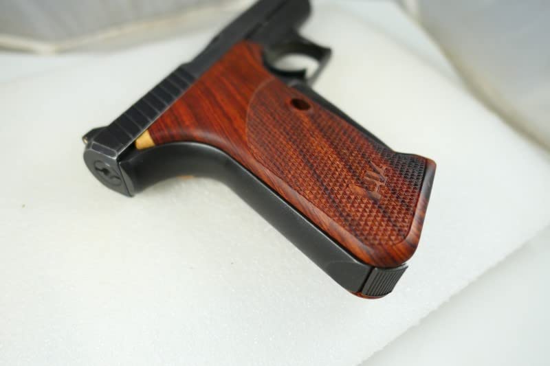 Handgun Grip for a Heckler & Koch (H&K) P7, P7M8 handgun