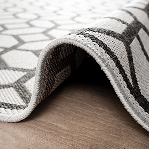 SAFAVIEH Linden Collection 8' x 10' Light Grey/Charcoal LND127A Geometric Indoor/ Outdoor Non-Shedding Easy scrubbing Patio Backyard Porch Deck Mudroom Area-Rug