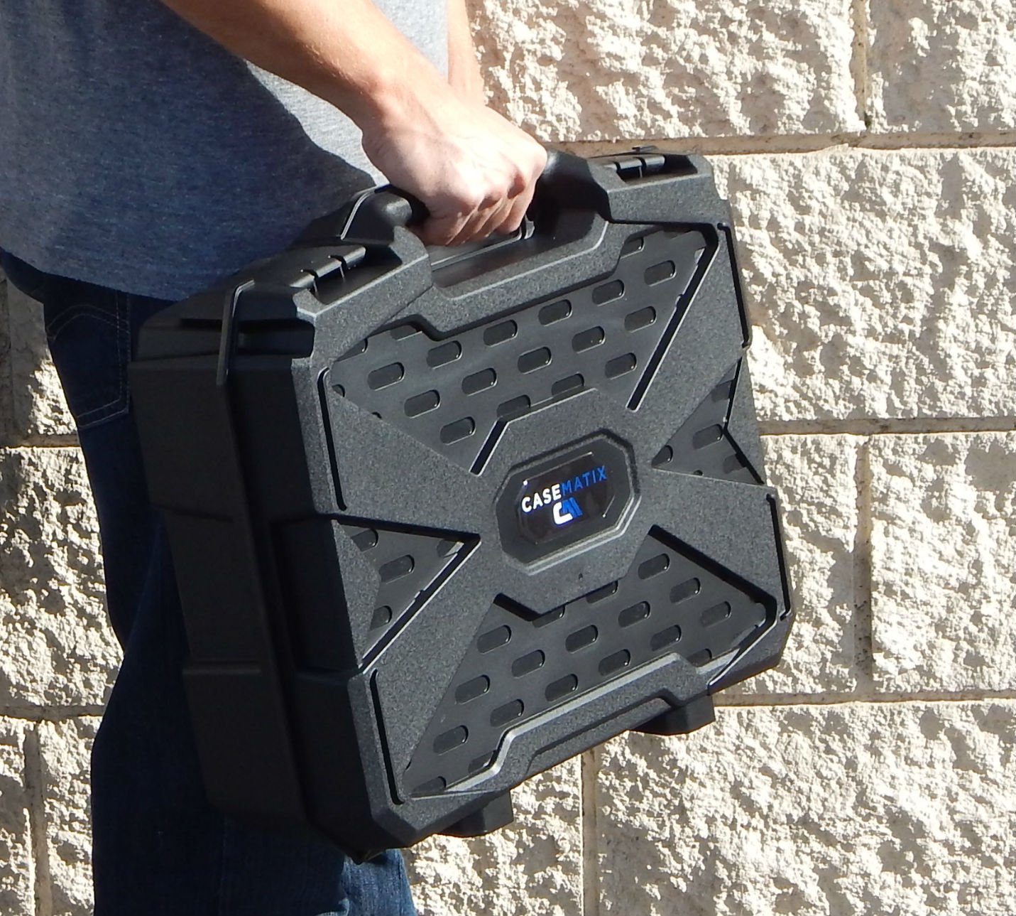 CASEMATIX Projector Travel Case Compatible with ViewSonic PA503S, PA503W, PA503X, PG703W, PG703 Projectors, HDMI Cable and Remote, Case Only