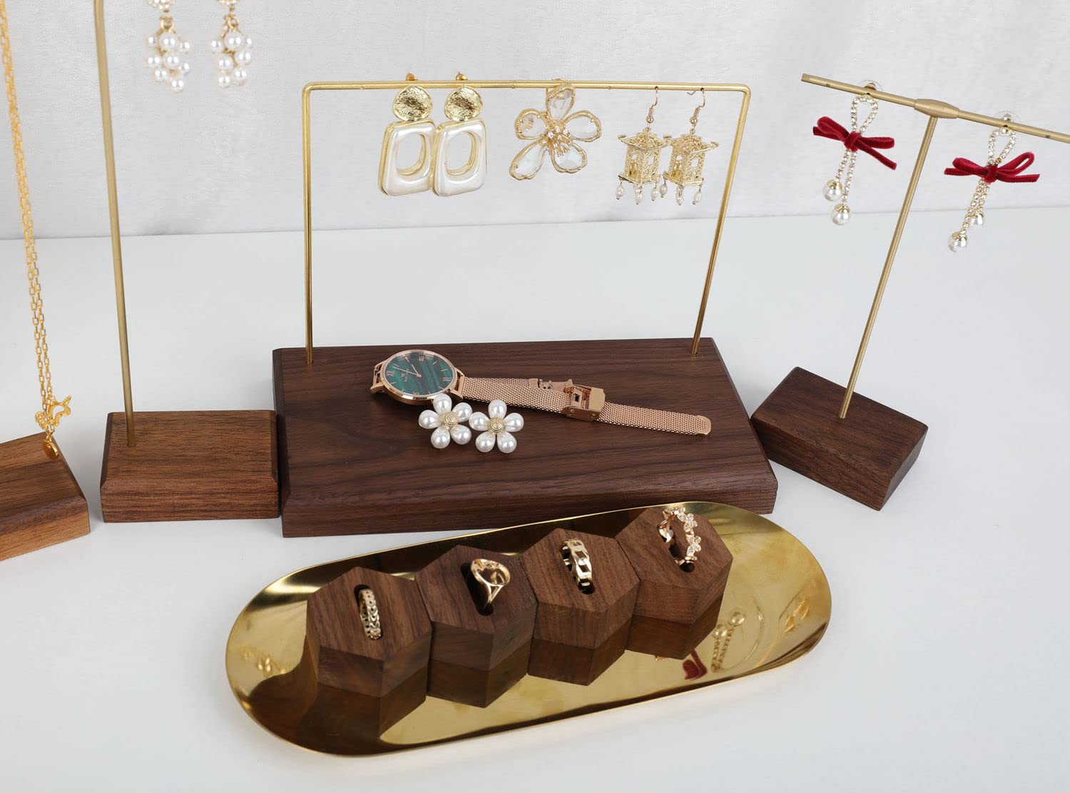 GemeShou Walnut Brass Jewelry Storage Display, Wooden earring organizer for dangle hoop hook, Earring display stands for boutique Closet show【Walnut U Shelf Height 5.91"-Big】