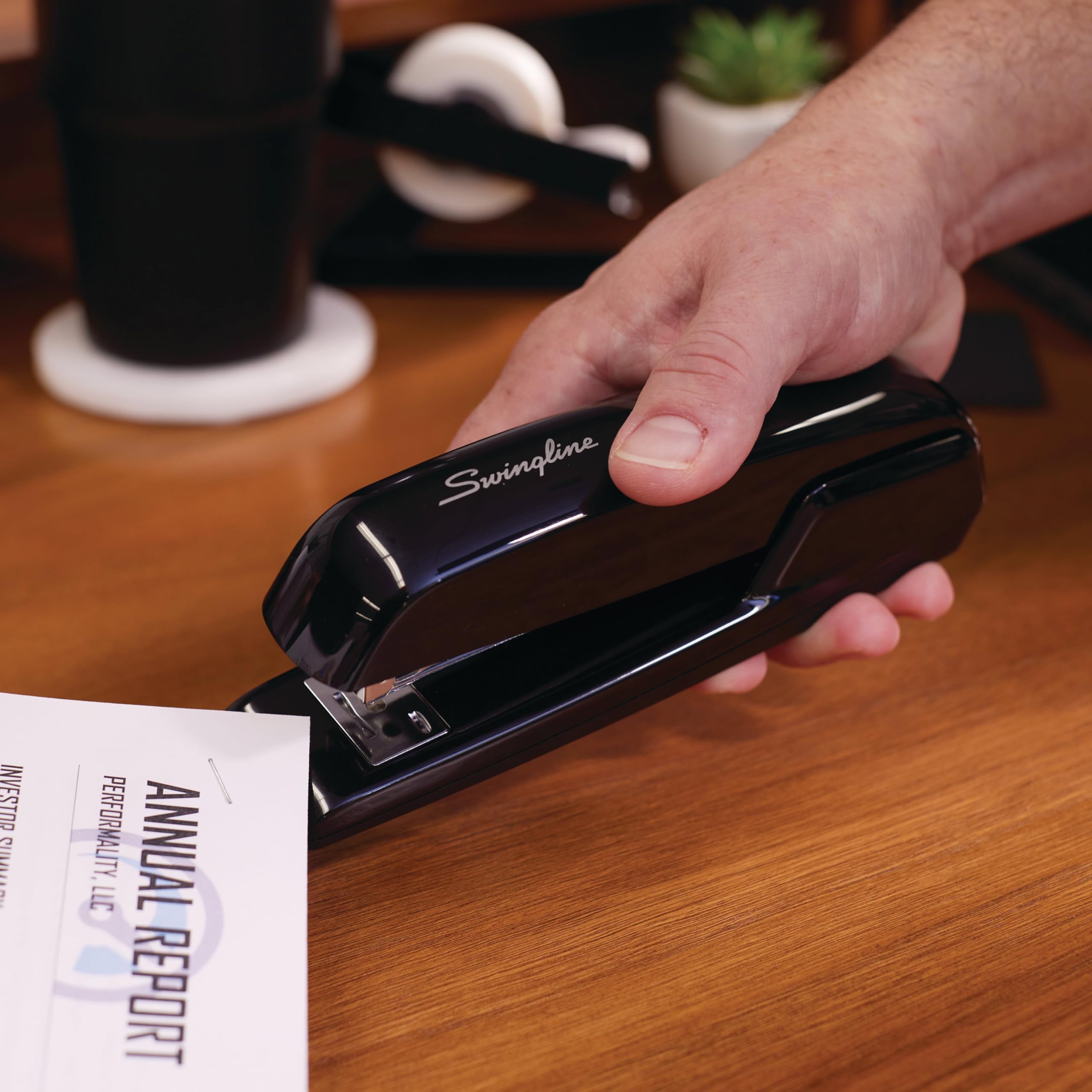 Swingline Stapler, Office Desk Stapler, 20 Sheet Paper Capacity, Durable, Heavy Duty Stapler for Office Desktop or Home Office Supplies, Black (64601)