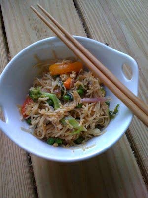 Tasse Verre Porcelain Noodle Soup Bowl w/Bamboo Chopsticks and Ceramic Spoon 20 oz, 2-Pack