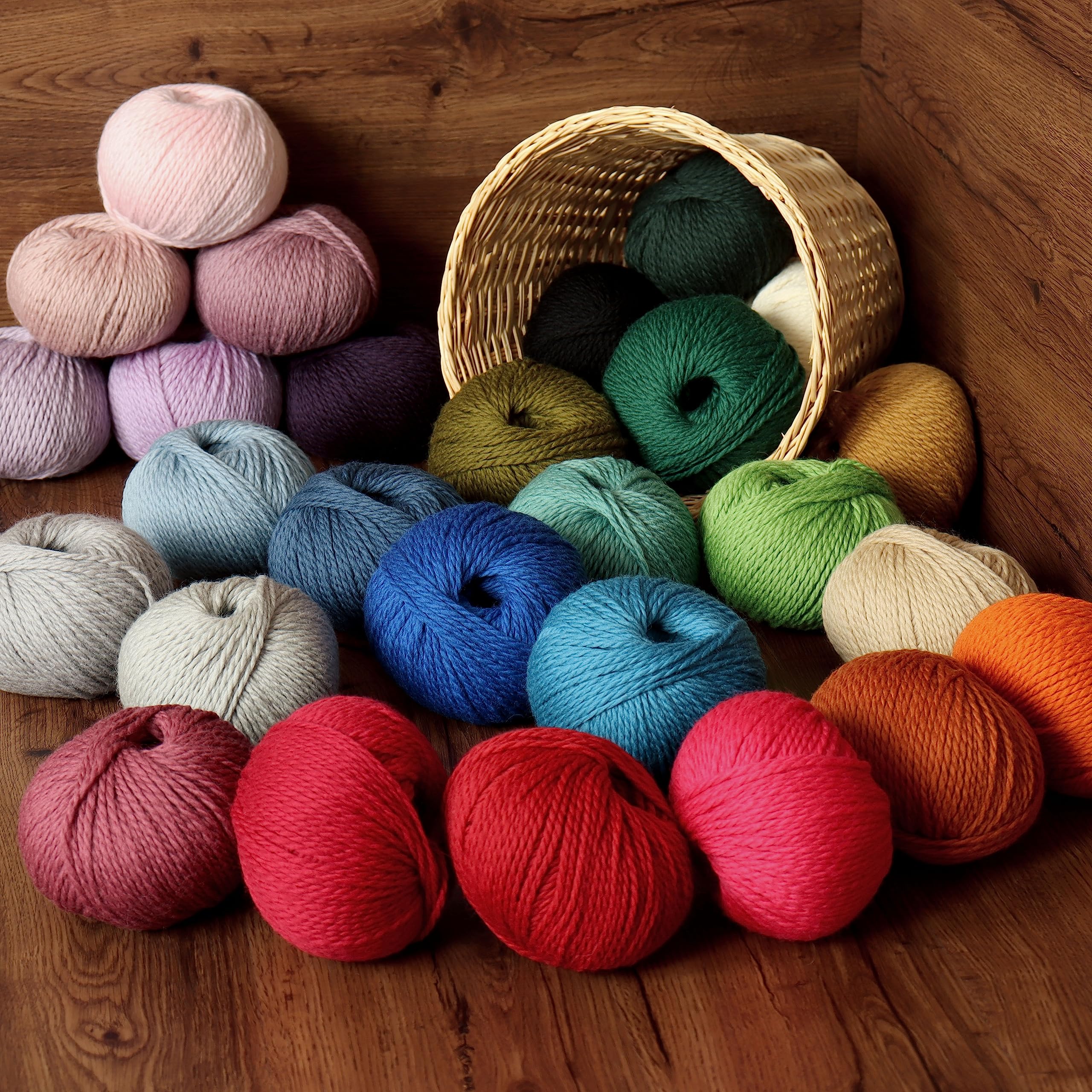 100% Highland Wool Yarn - Sourced Directly from Peru - Heavenly Soft and Perfect for Knitting and Crocheting (Worsted, Dreamy Lilac)