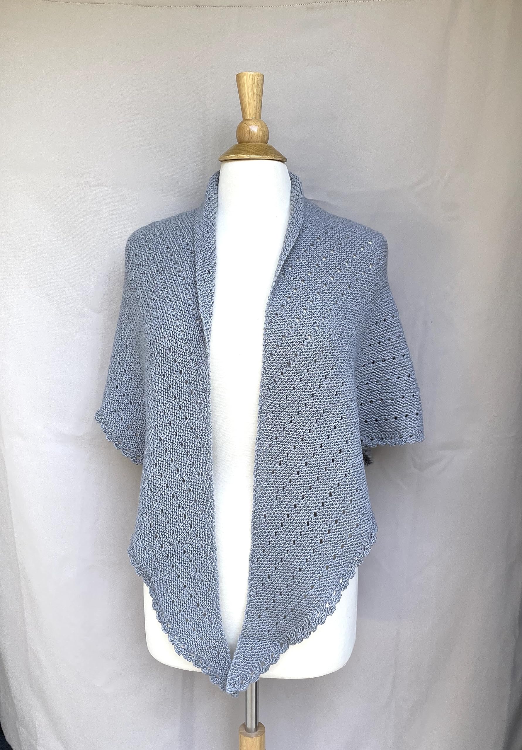 Gray Shawl Wrap in Merino Wool, Hand Knit Shoulder Shawl or Large Scarf with Scallop Lace Design, Vintage Style