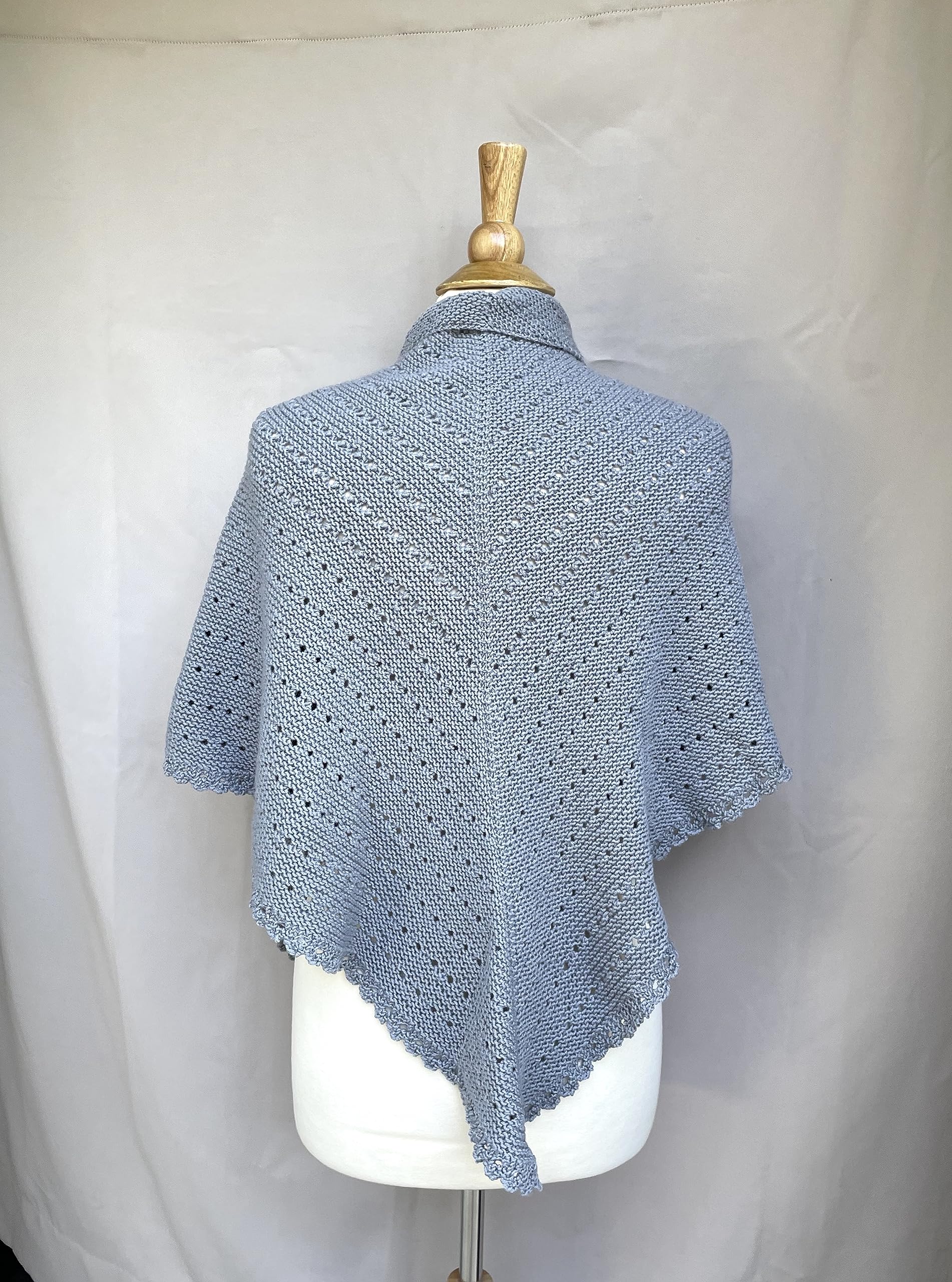 Gray Shawl Wrap in Merino Wool, Hand Knit Shoulder Shawl or Large Scarf with Scallop Lace Design, Vintage Style