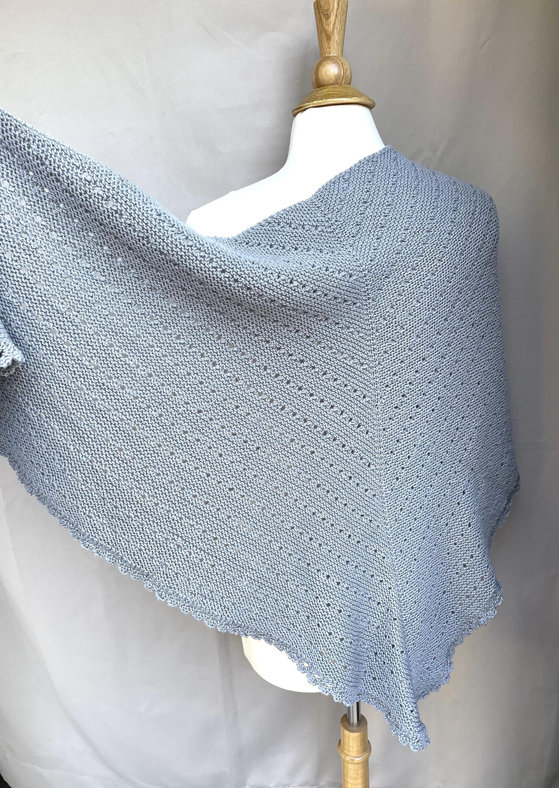 Gray Shawl Wrap in Merino Wool, Hand Knit Shoulder Shawl or Large Scarf with Scallop Lace Design, Vintage Style