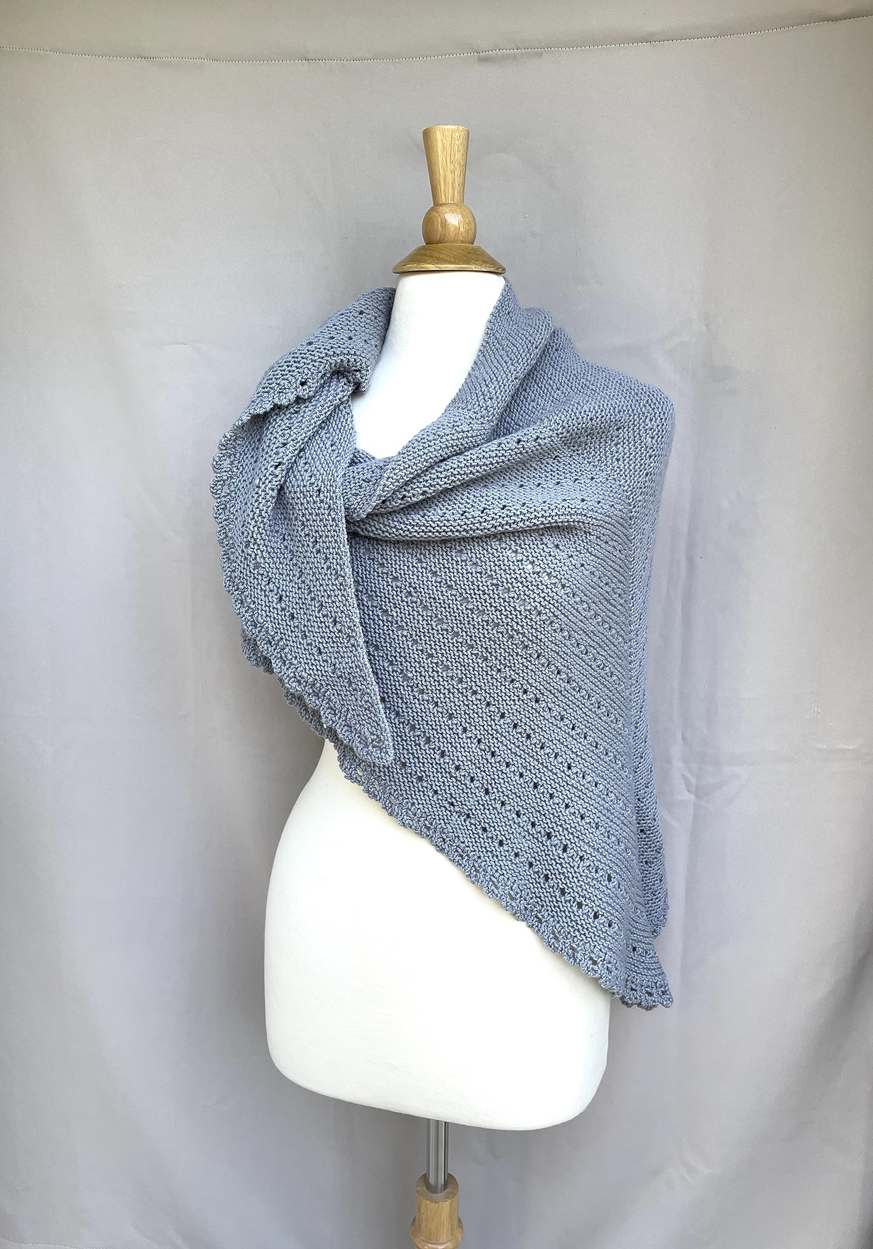 Gray Shawl Wrap in Merino Wool, Hand Knit Shoulder Shawl or Large Scarf with Scallop Lace Design, Vintage Style