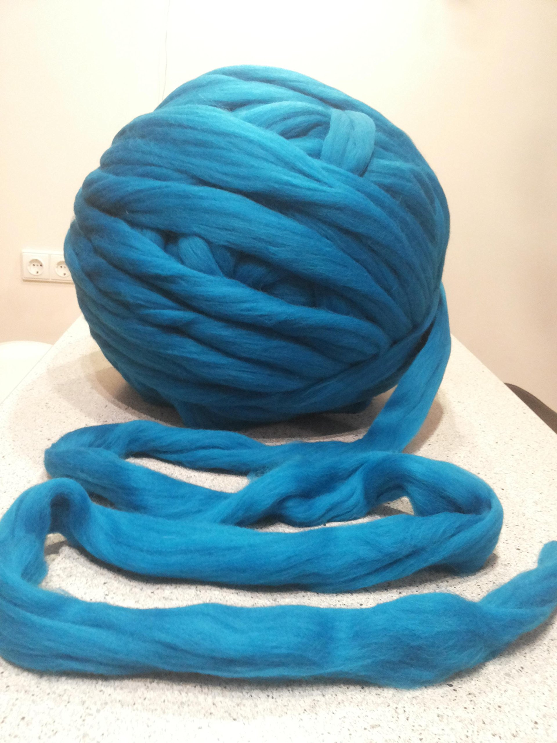 Merino wool yarn - chunky blanket - throw - quilt - yarn for blanket - giant yarn - giant loop - arm knit - wool top roving spinning - mother's day - eastern - cheap - giant knitting - wall hanging