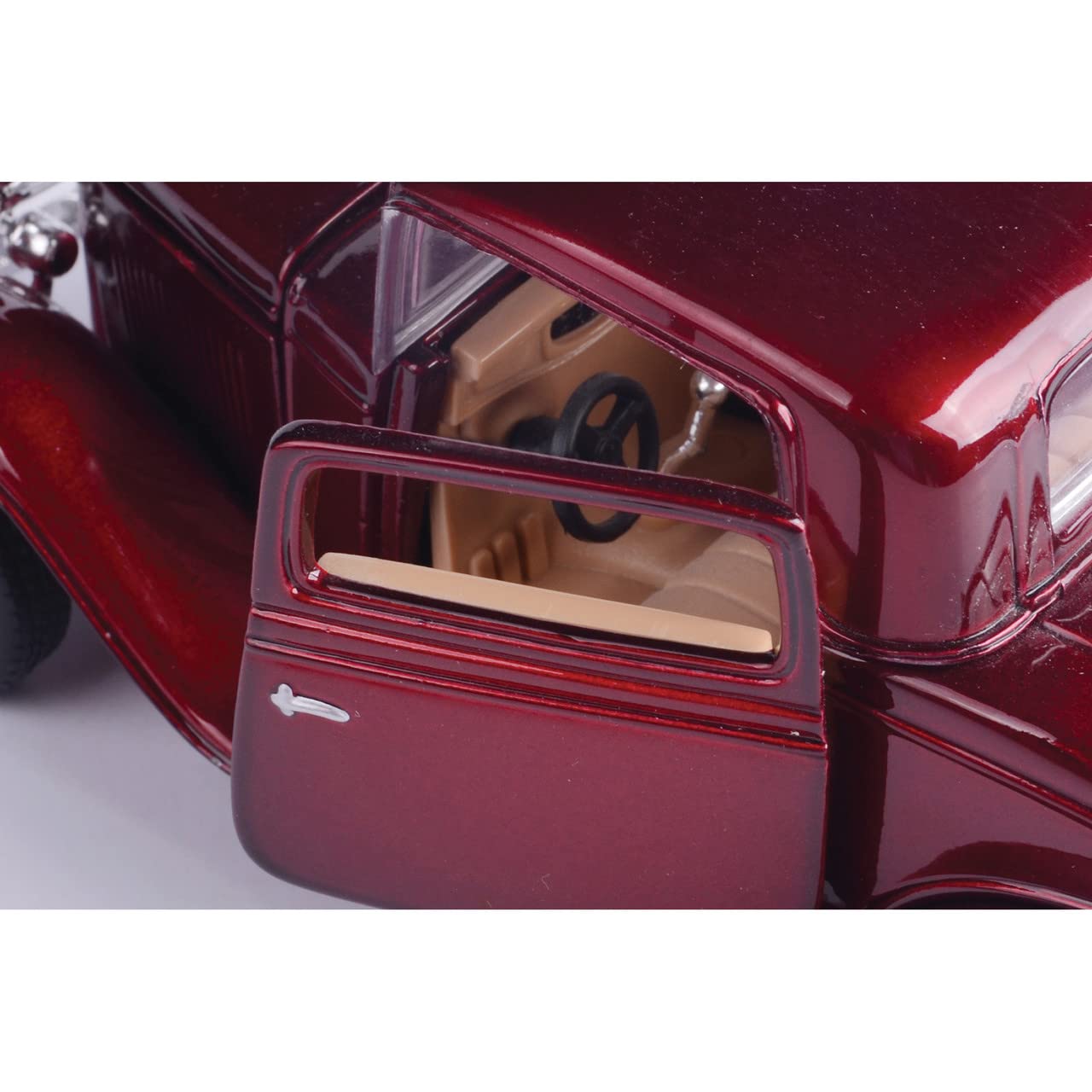 MotorMax American Classics 1932 Ford Coupe 1/24 Scale Diecast Model Car Red